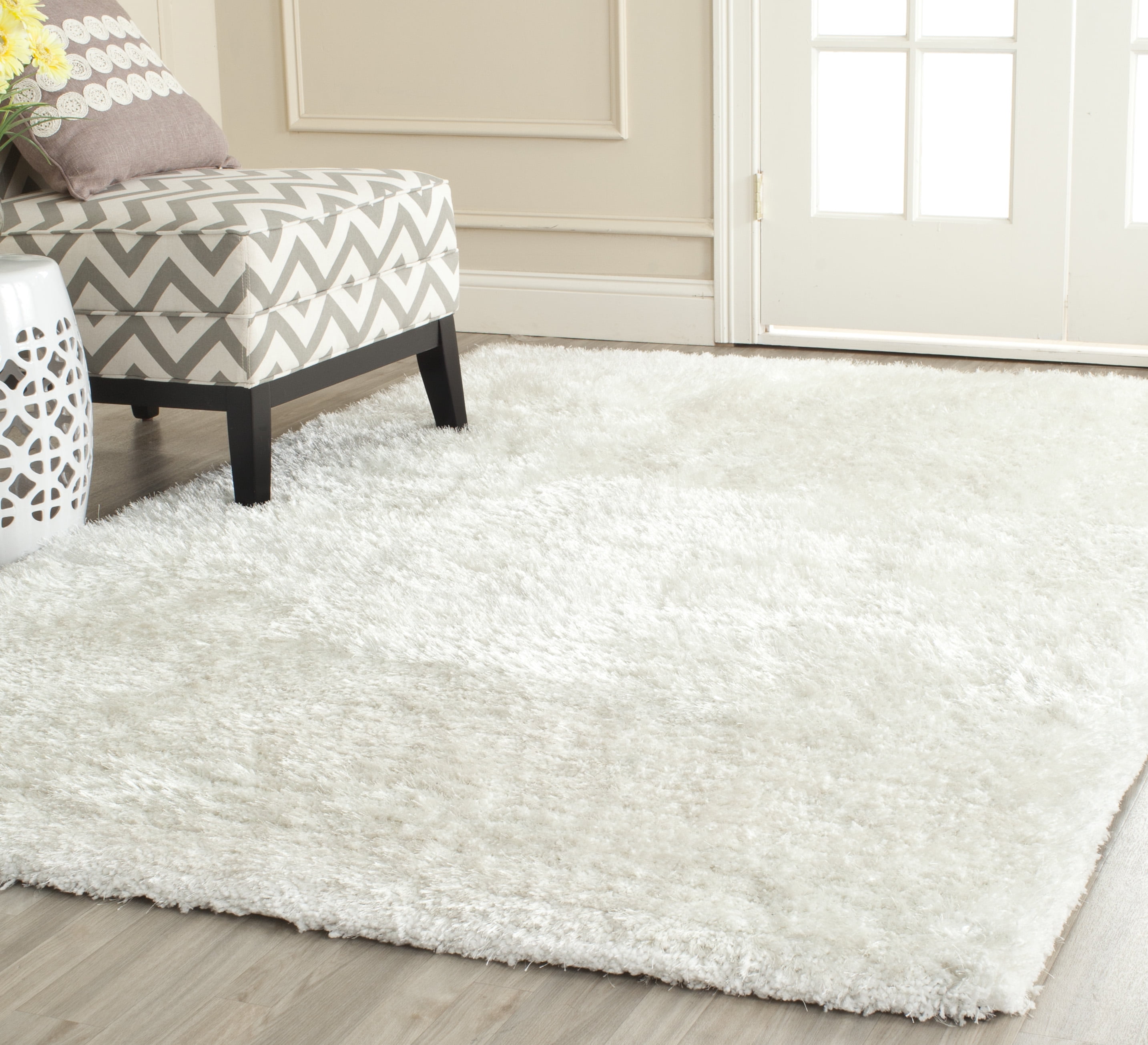 SAFAVIEH Henley Solid South Beach Polyester Shag Area Rug, Snow White ...