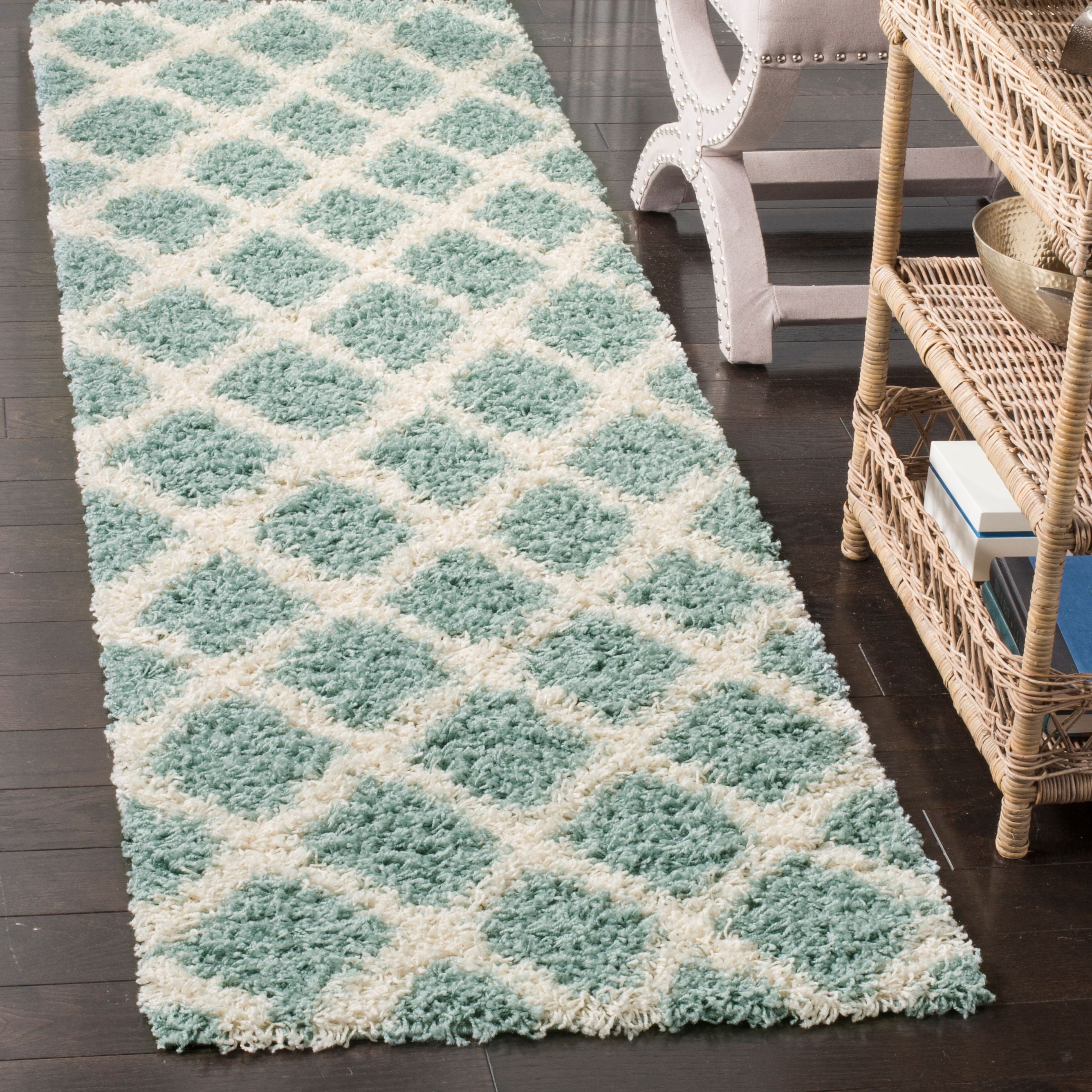 SAFAVIEH Layla Geometric Plush Shag Runner Rug, Seafoam/Ivory, 2'3" x 8 ...