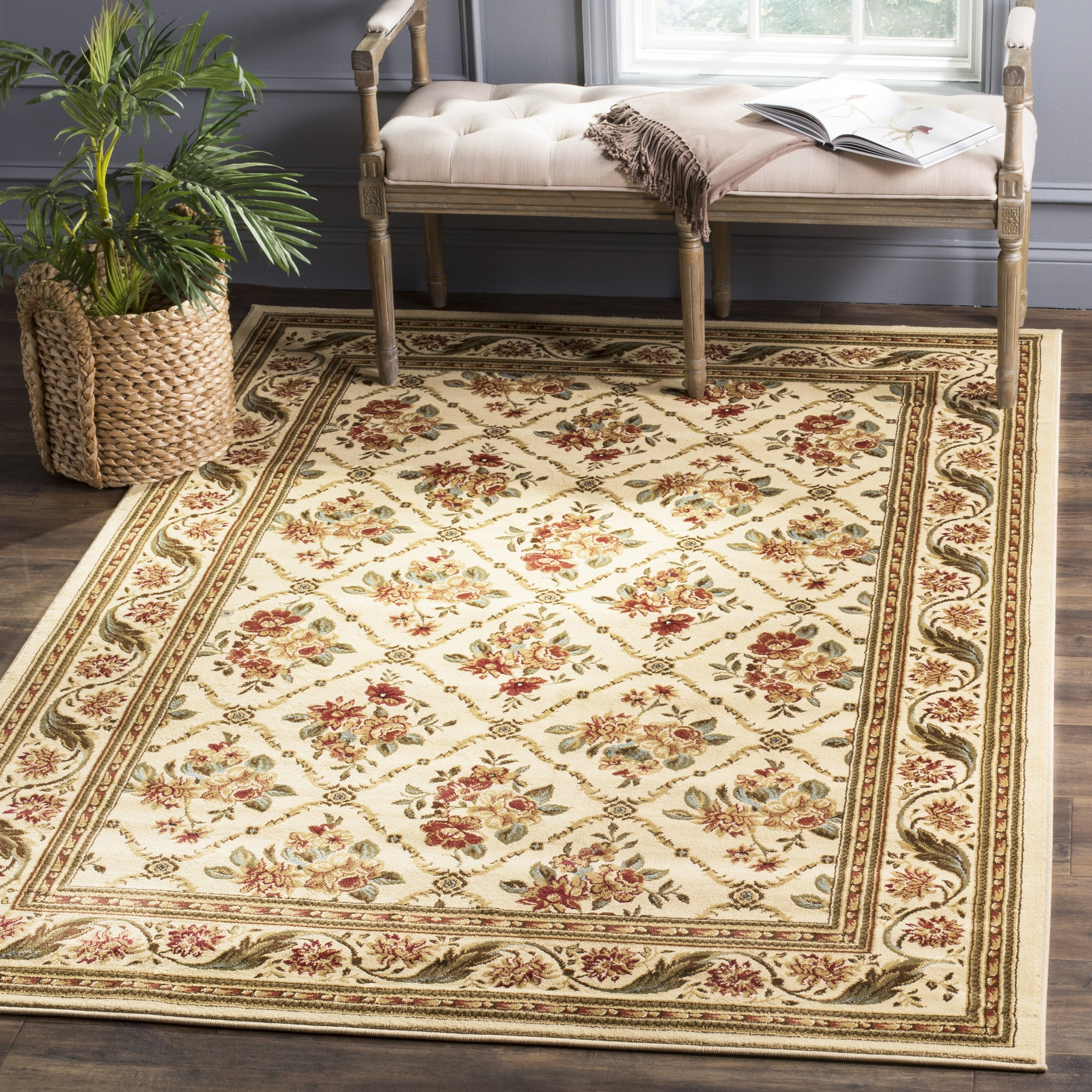 SAFAVIEH Lyndhurst Mason Floral Border Area Rug, Ivory, 5'3" x 7'6 ...