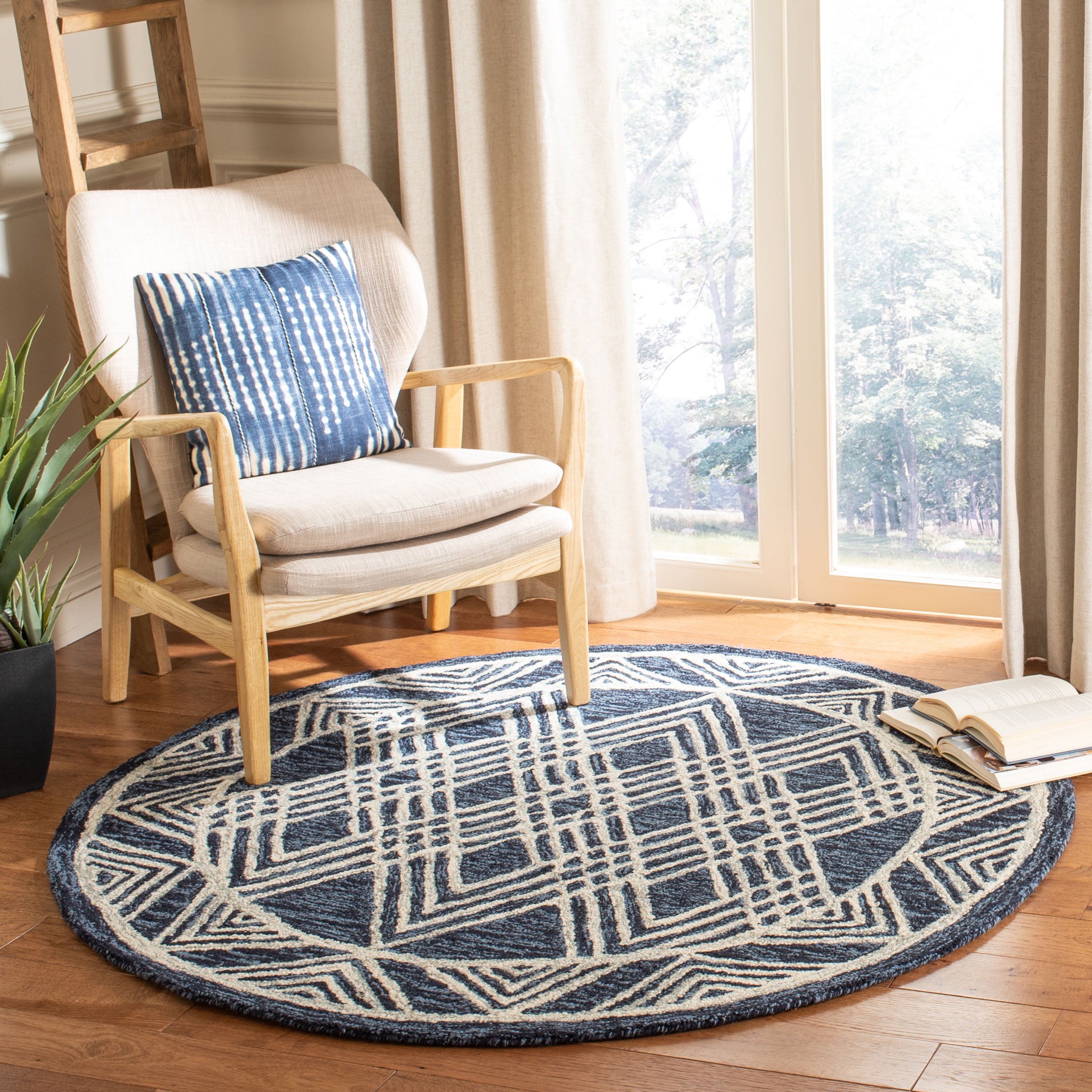 SAFAVIEH Micro-Loop Crispin Geometric Chevron Wool Area Rug, Navy/Ivory ...