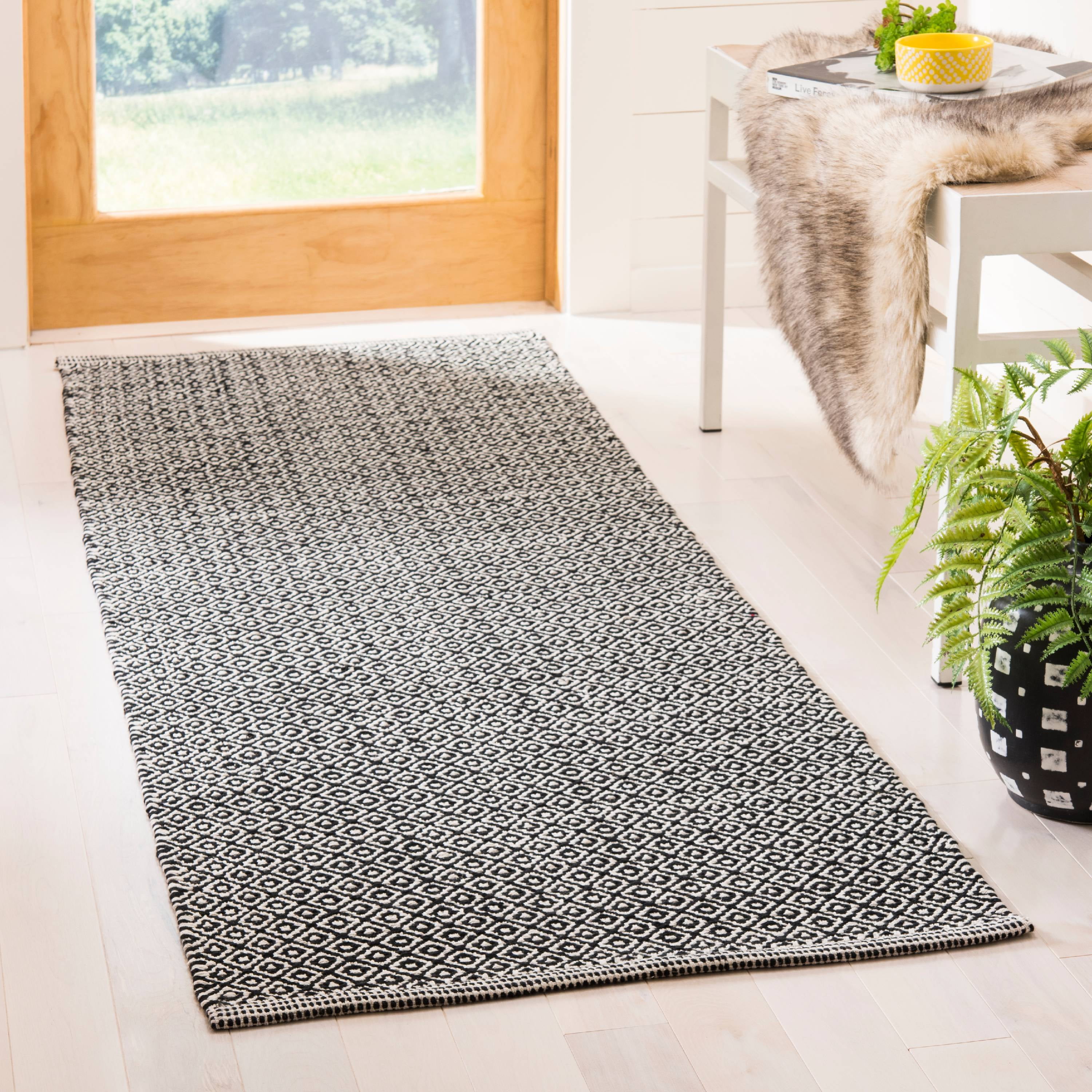 SAFAVIEH Montauk Audra Geometric Cotton Runner Rug, Ivory/Black, 2'3" x ...