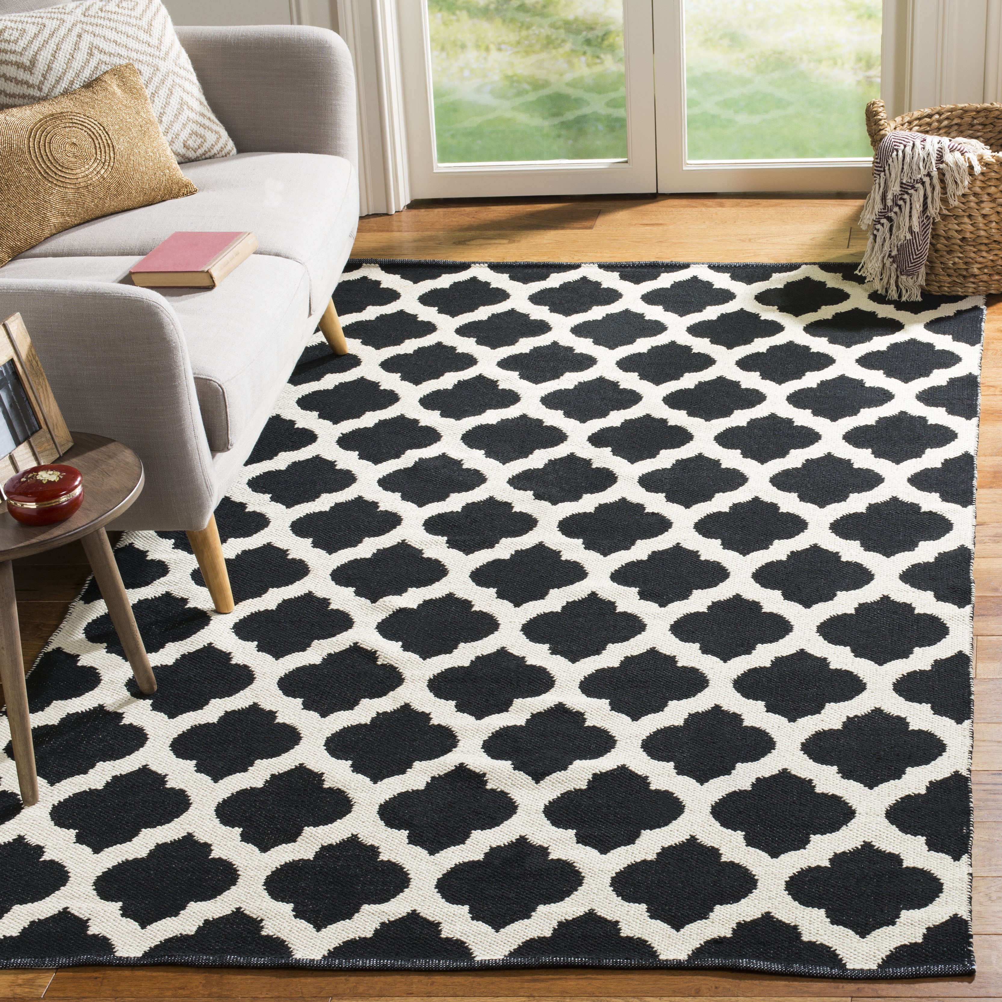SAFAVIEH Montauk Proinsias Geometric Cotton Area Rug, Black/Ivory, 6' x ...