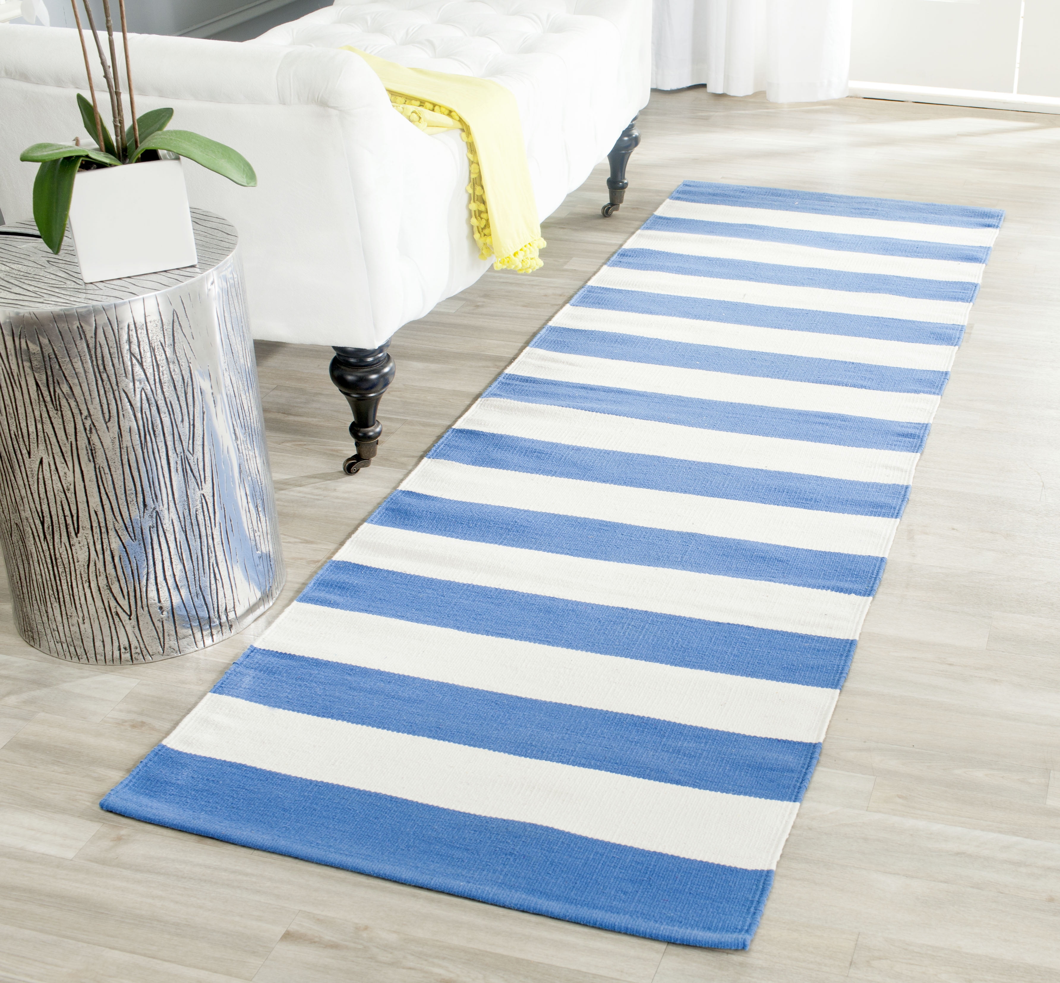SAFAVIEH Montauk Saranna Striped Cotton Runner Rug, Blue/Ivory, 2'3