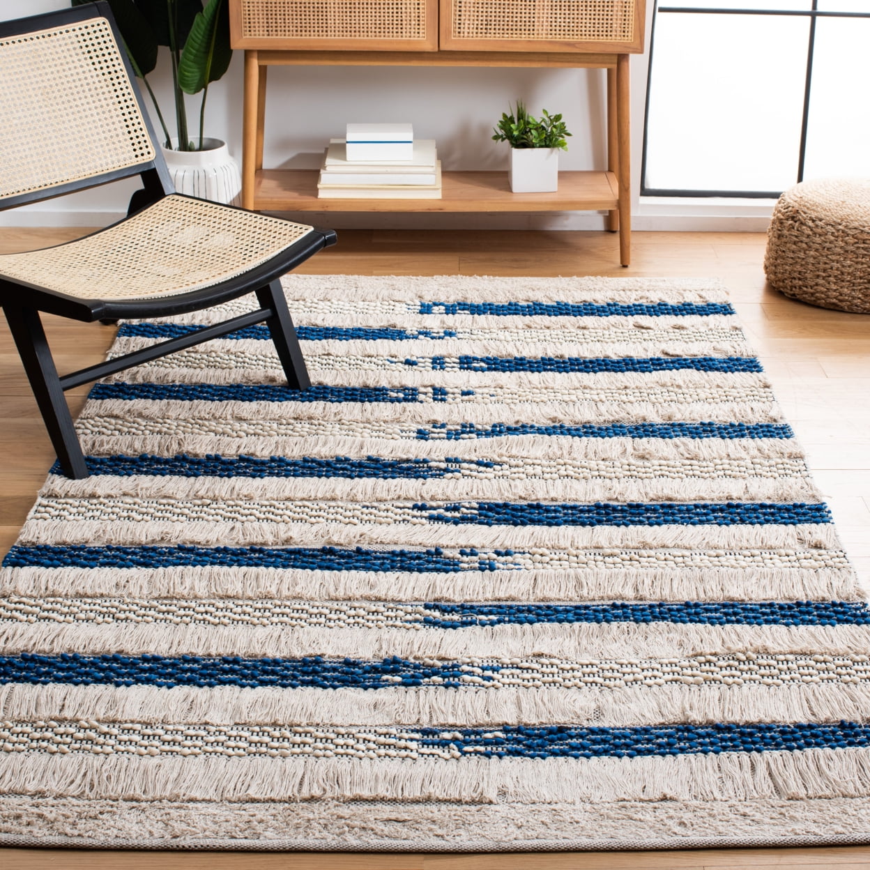 SAFAVIEH Natura NAT655N Handwoven Beige / Navy Rug - Walmart.com
