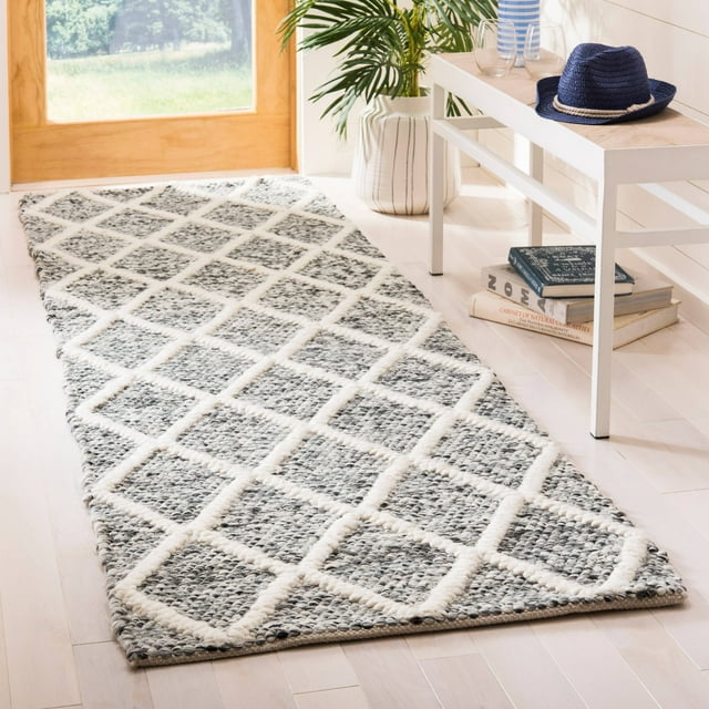 SAFAVIEH Natura Olgica Geometric Diamonds Runner Rug, Ivory/Black, 2'3 ...