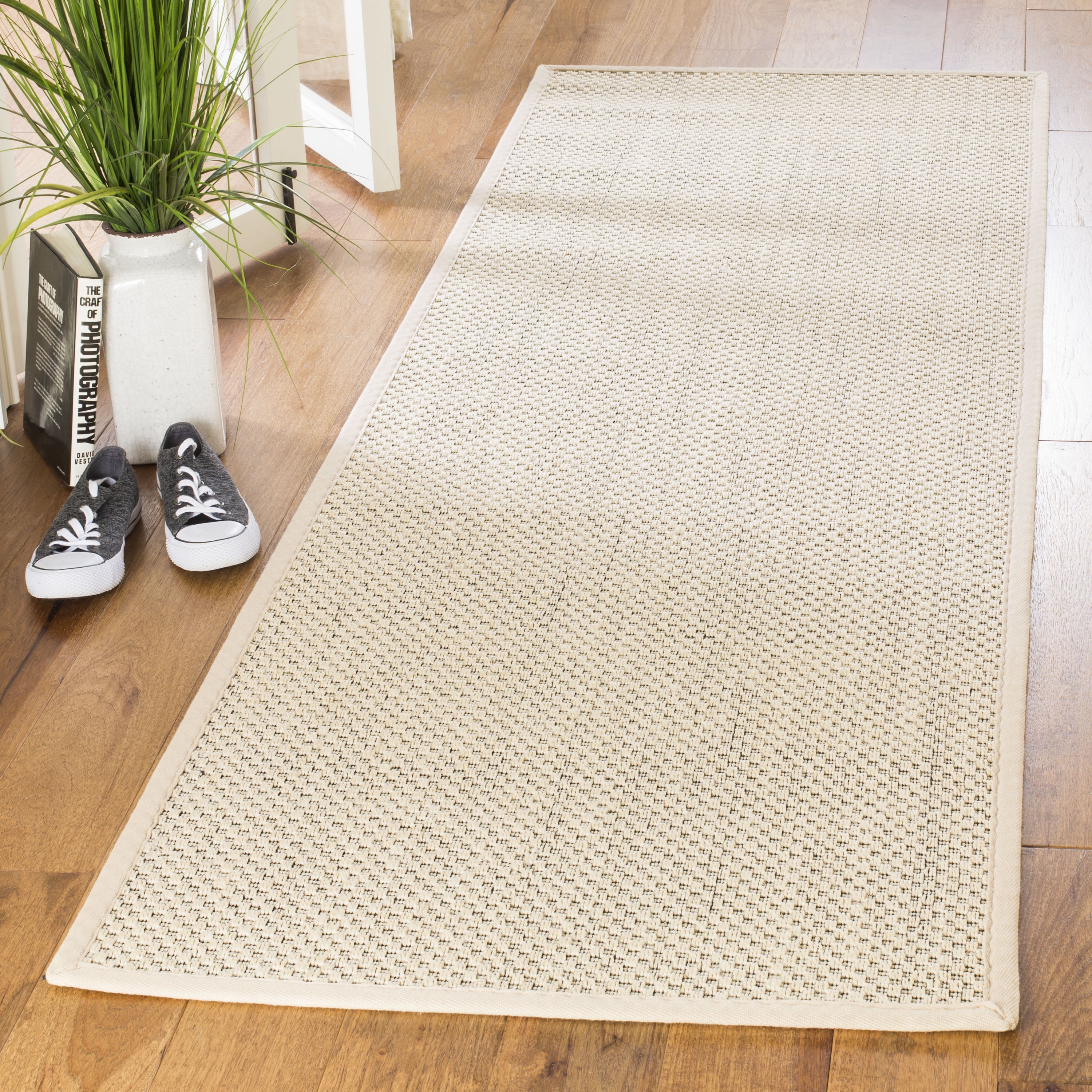 SAFAVIEH Natural Fiber Clarissa Solid Sisal Runner Rug, Black/Ivory, 2 ...