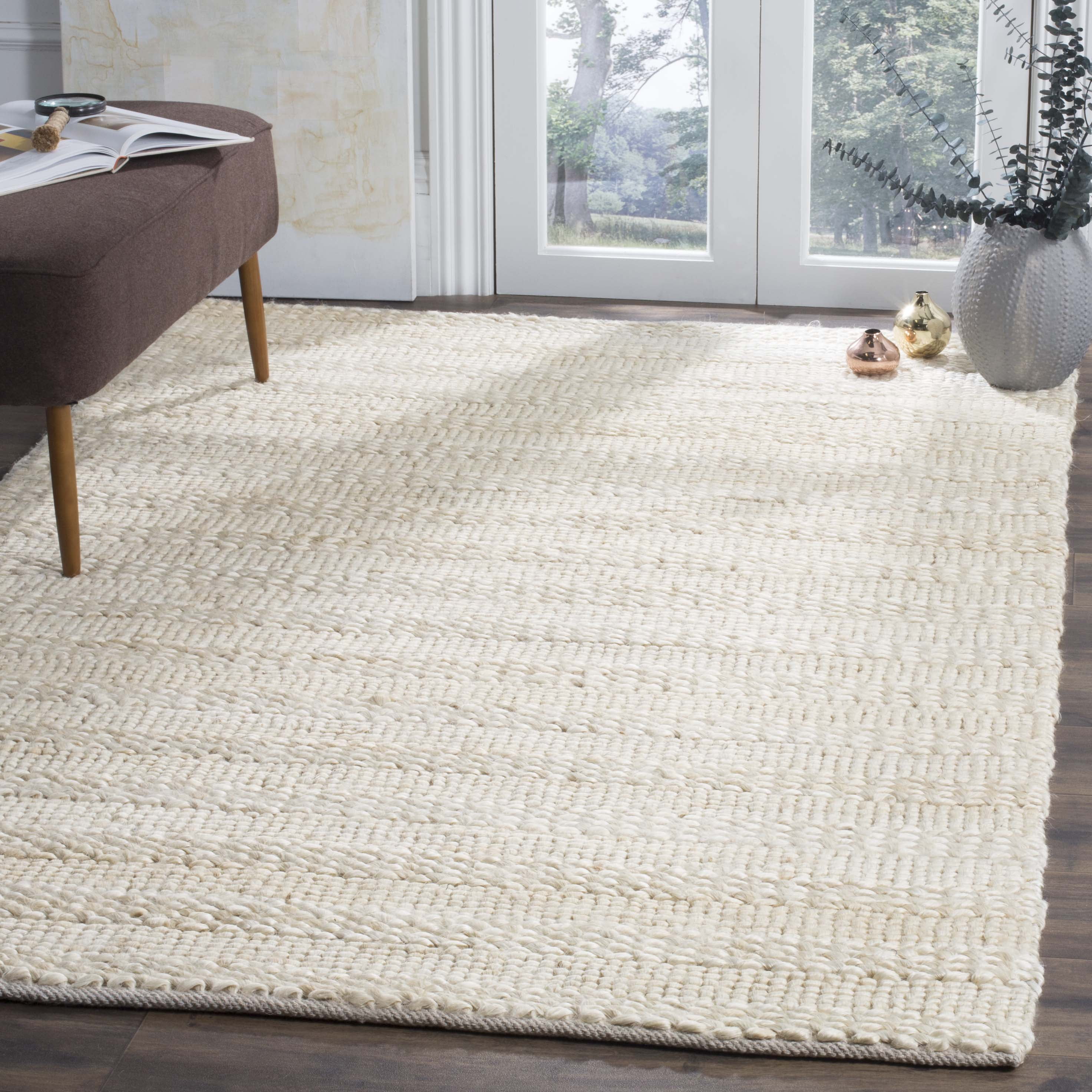 SAFAVIEH Natural Fiber Henrika Braided Area Rug, Bleach, 4' x 6 ...