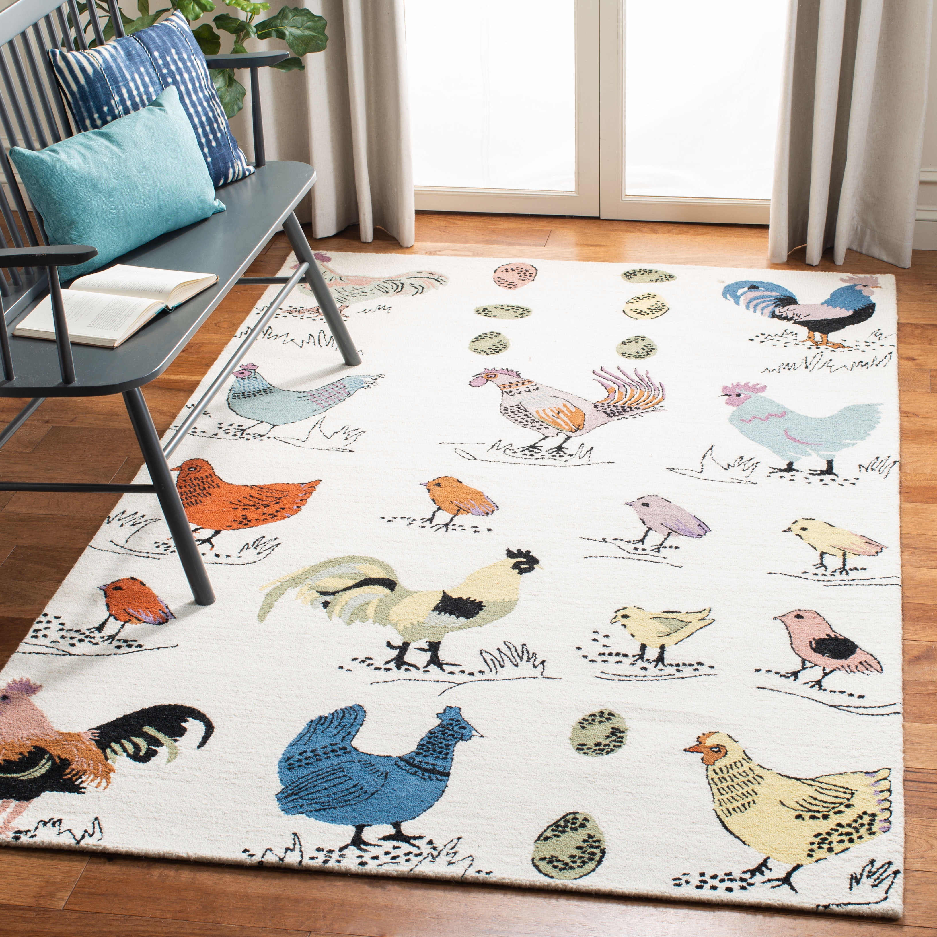 SAFAVIEH Novelty Gracelyn Roosters and Chicks Wool Area Rug, Ivory/Blue ...