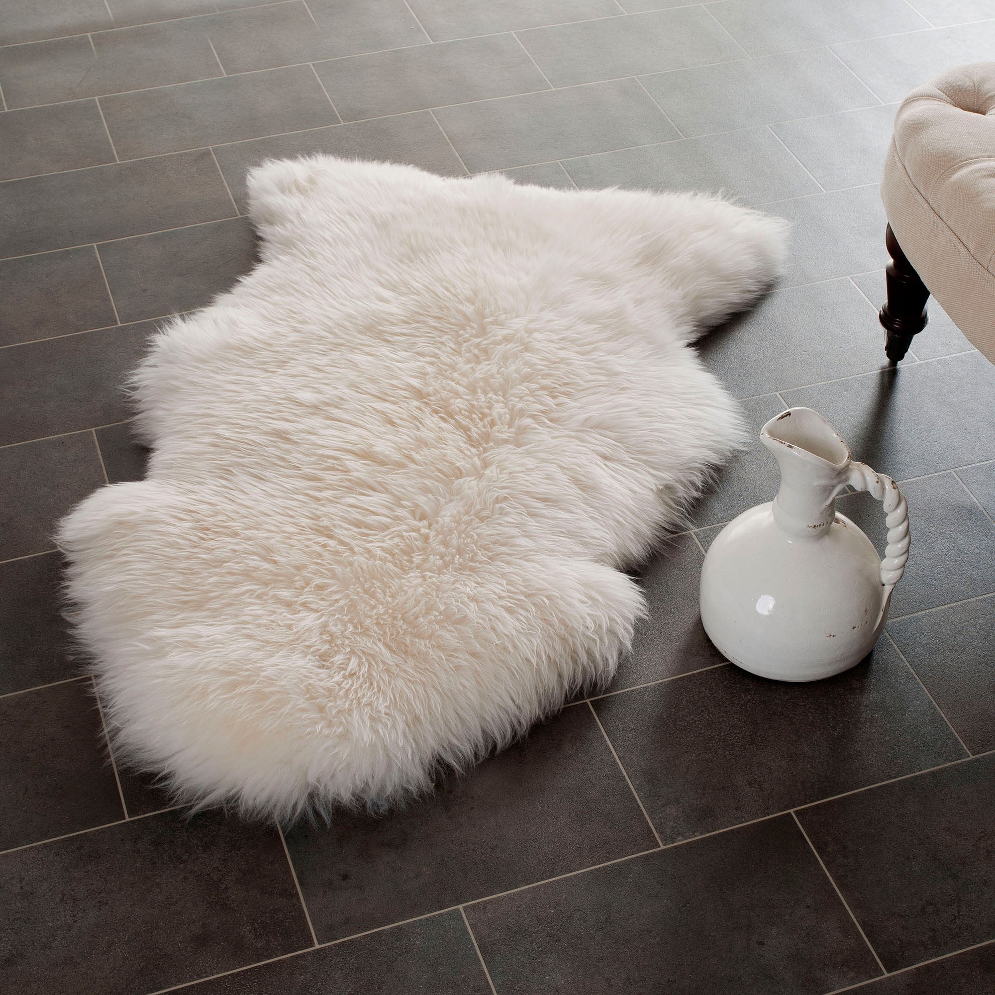 SAFAVIEH Sheep Skin Tiana Sheep Skin Area Rug, White, 2' x 3' Specialty ...