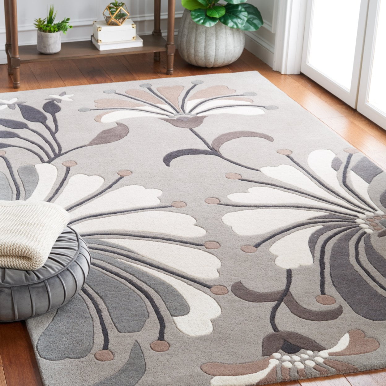 SAFAVIEH Soho Gibson Floral Runner Rug, Grey/Ivory, 2'6" x 8' - Walmart.com