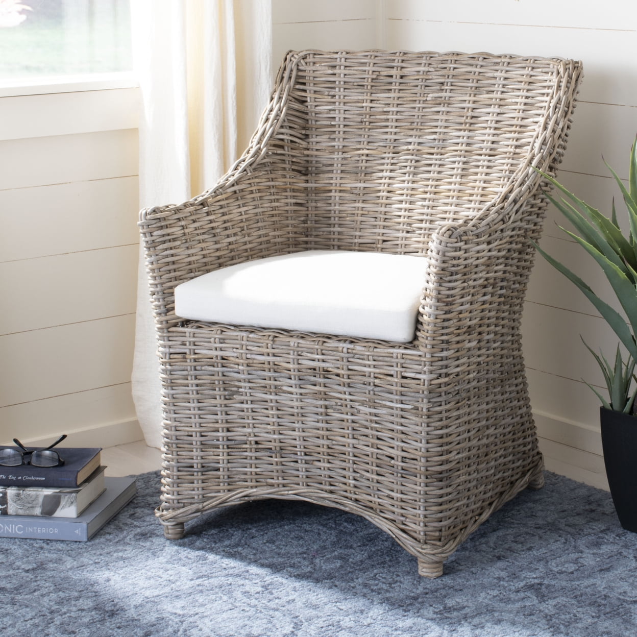 Safavieh Ventura Rattan Arm Chair, 18.5W x 23.2D x 33.9H in - Walmart.com