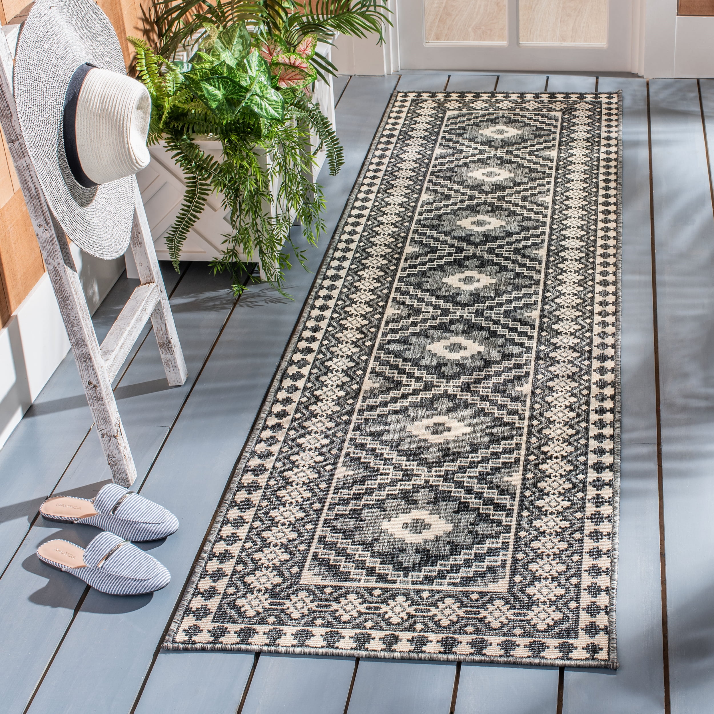 SAFAVIEH Veranda Magna Southwestern Indoor/Outdoor Runner Rug, 2'3" x ...