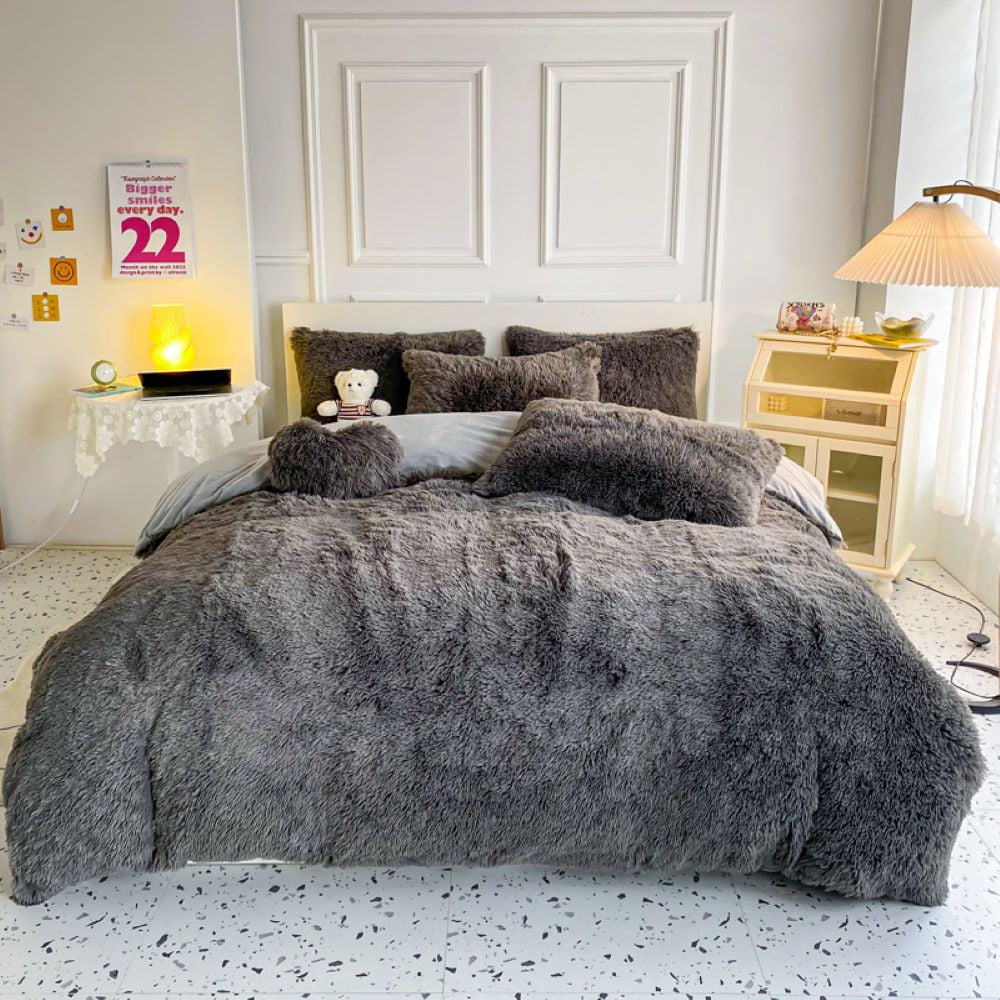 Sanmadrola King Size Faux Fur Bedding Set, Soft Velvet Quilt & 2 Pillow ...