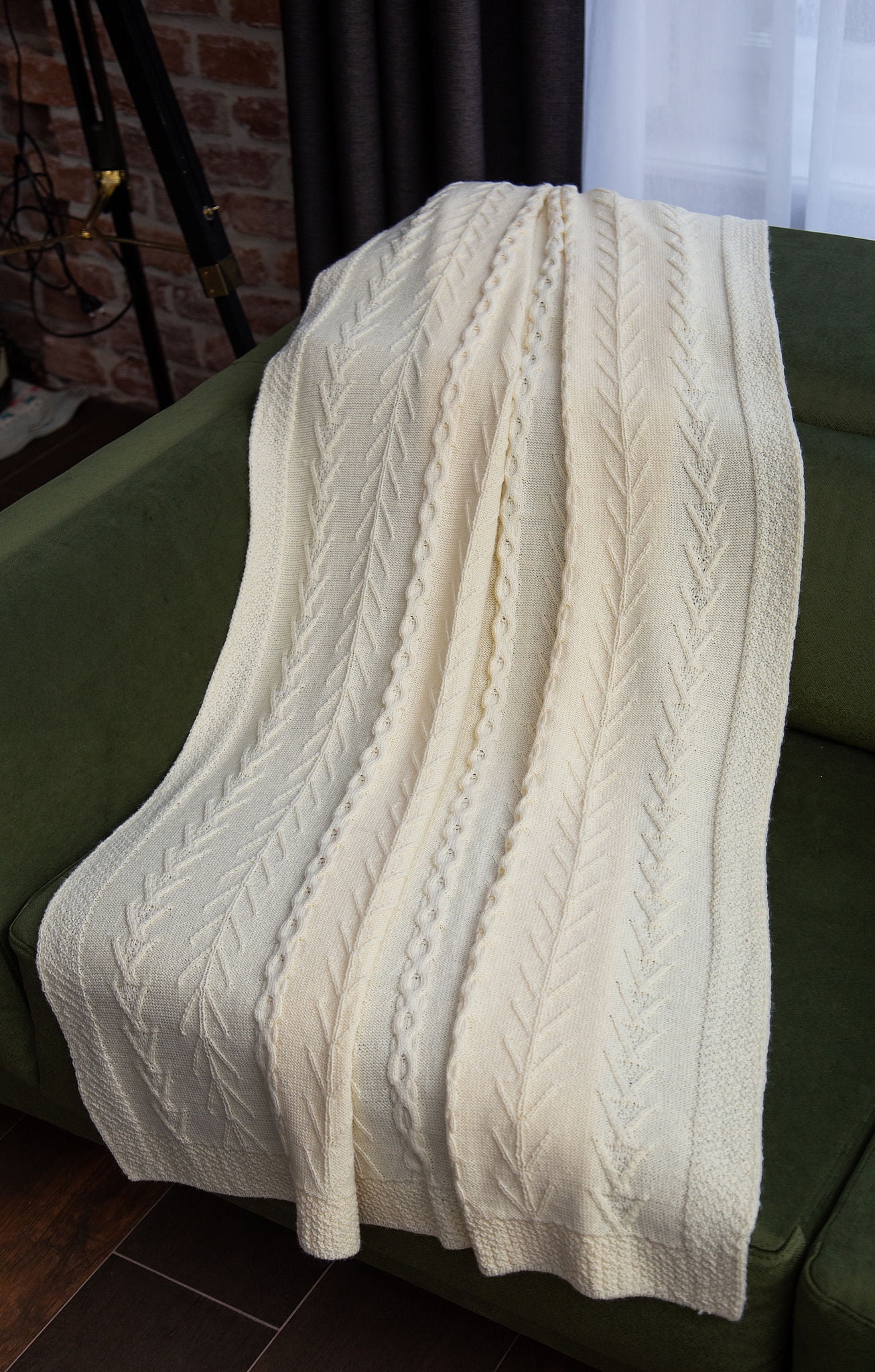 SAOL Wool Bed End Throw Knitted Double Aran Cable Blanket Bed Runner ...