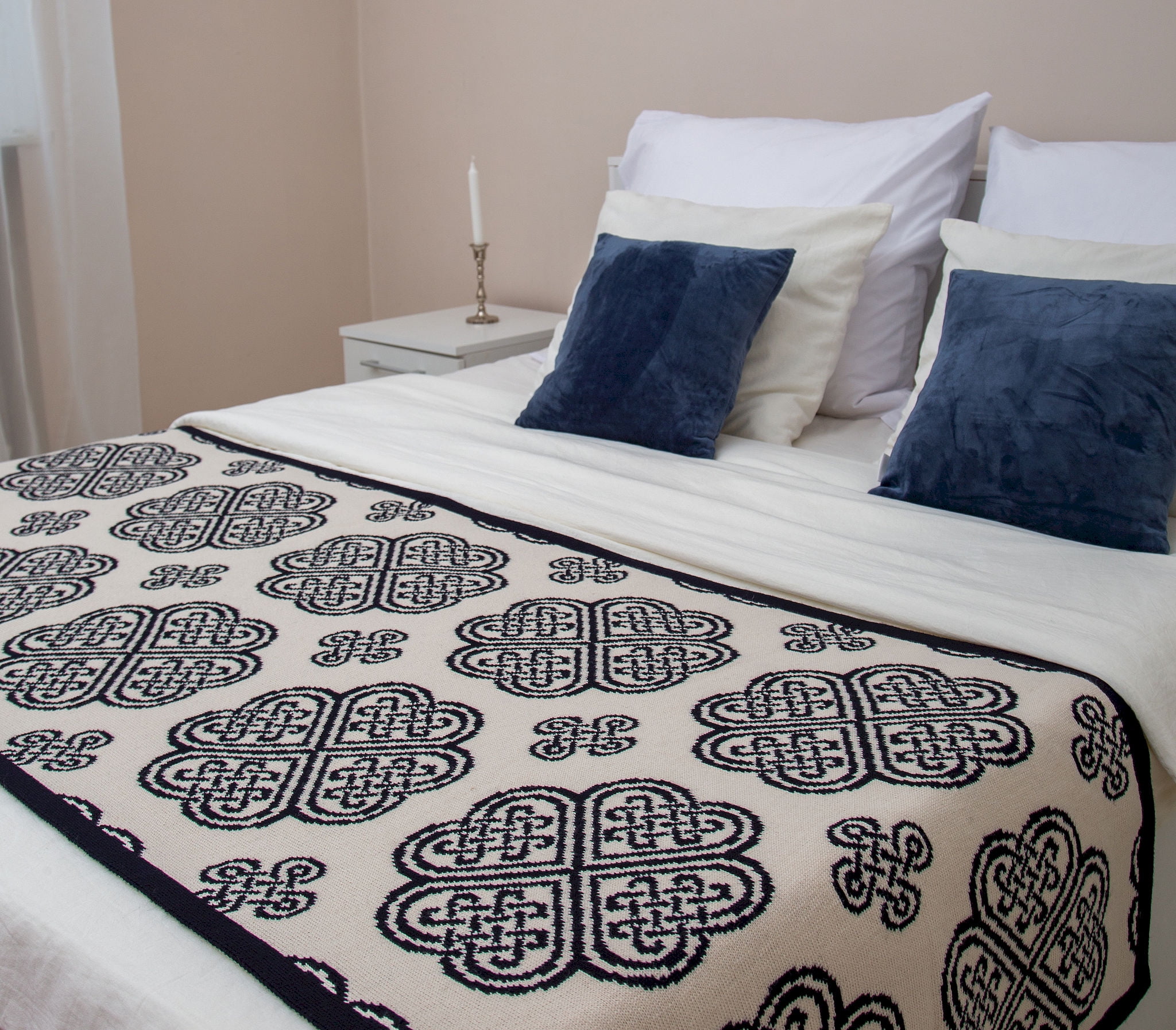 SAOL Wool Bed Runner Scarf Celtic Spiral Knot Irish Bed Throw Cover ...