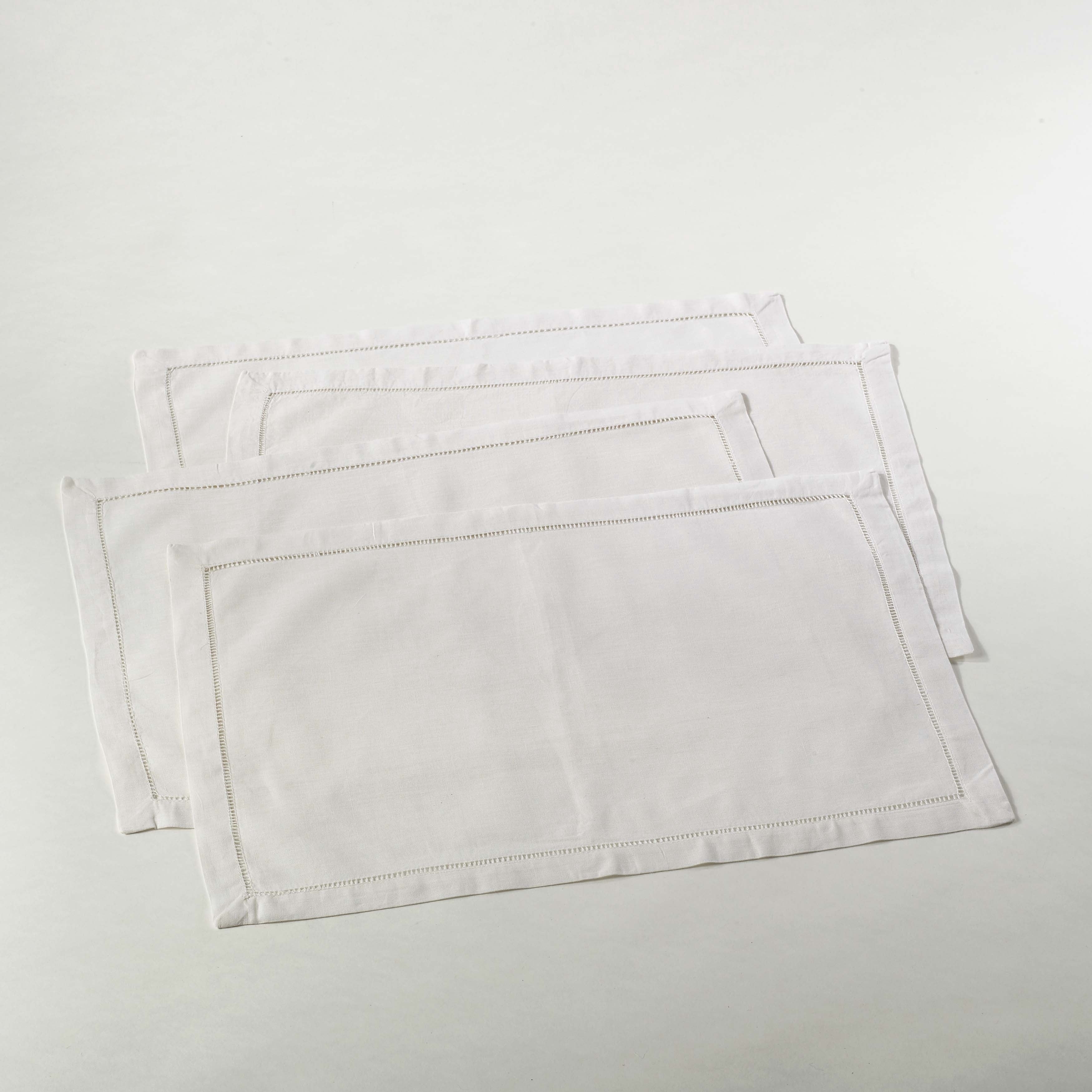 SARO 6100.E1420B 14 x 20 in. Rectangle Hemstitched Linen Blend Placemat ...
