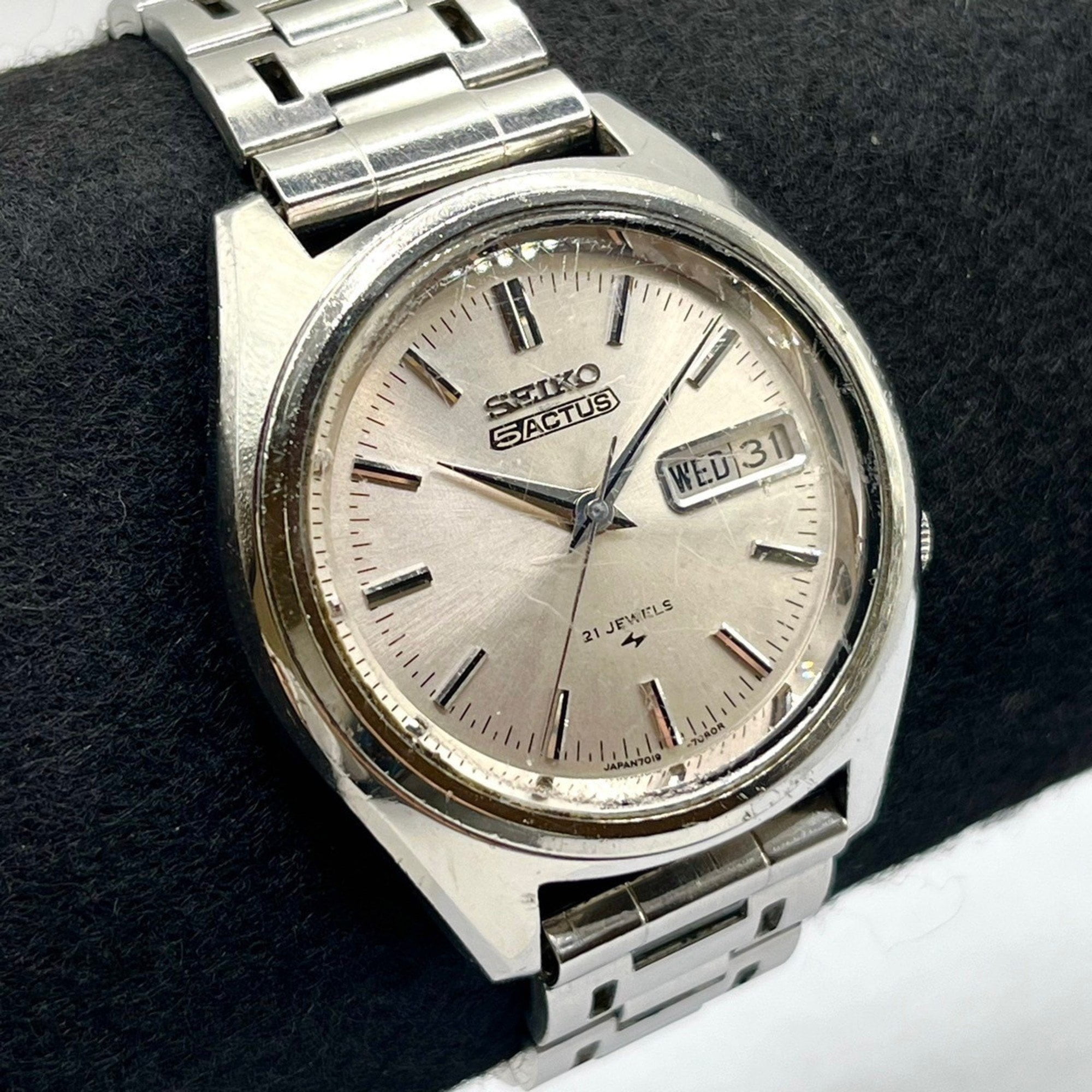 Pre-Owned SEIKO 7019-7060 Vintage 5ACTUS 21 Jewels Automatic Day Date Men's G2 (Good) - Walmart.com