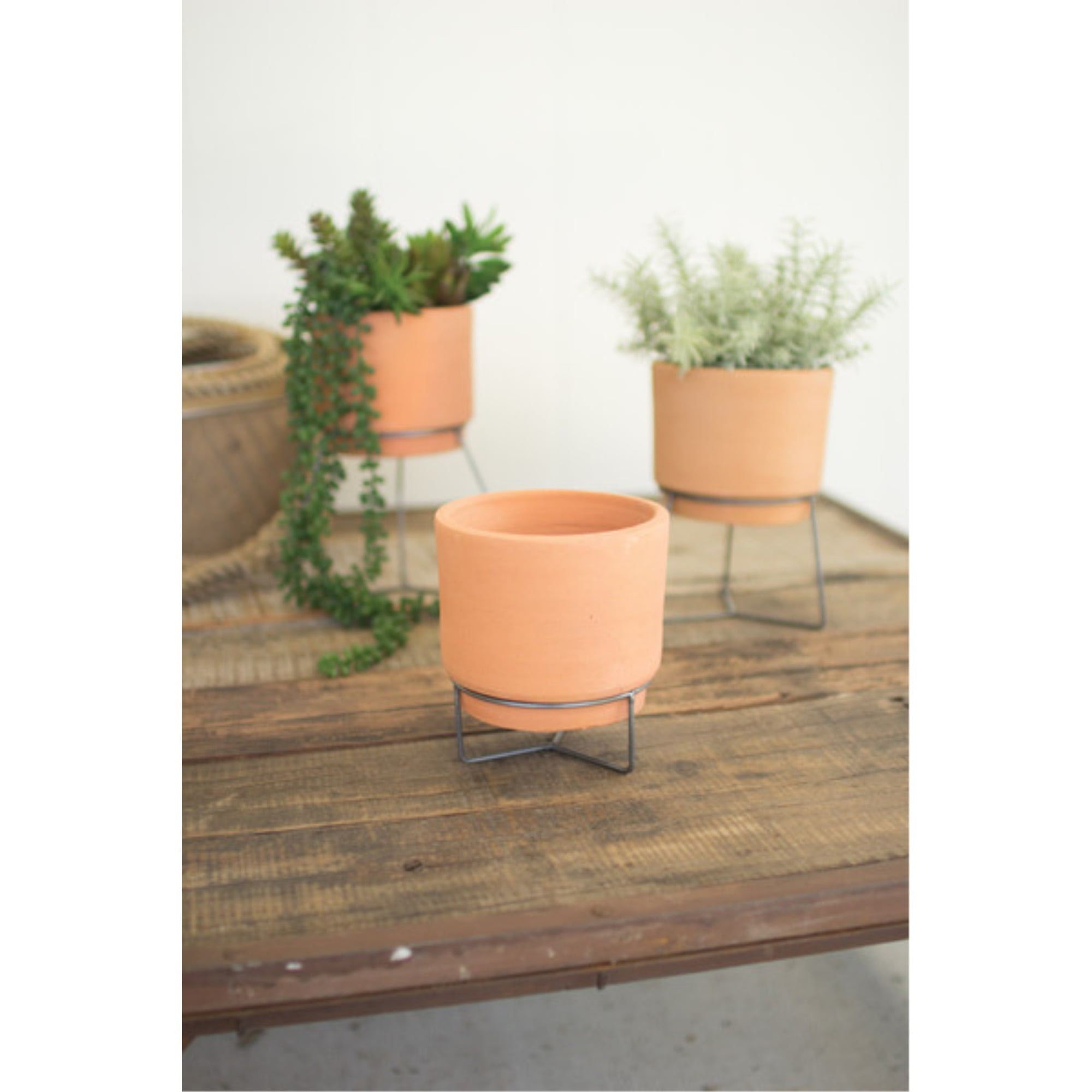 SET OF THREE NATURAL CLAY PLANTERS WITH WIRE BASES - Walmart.com