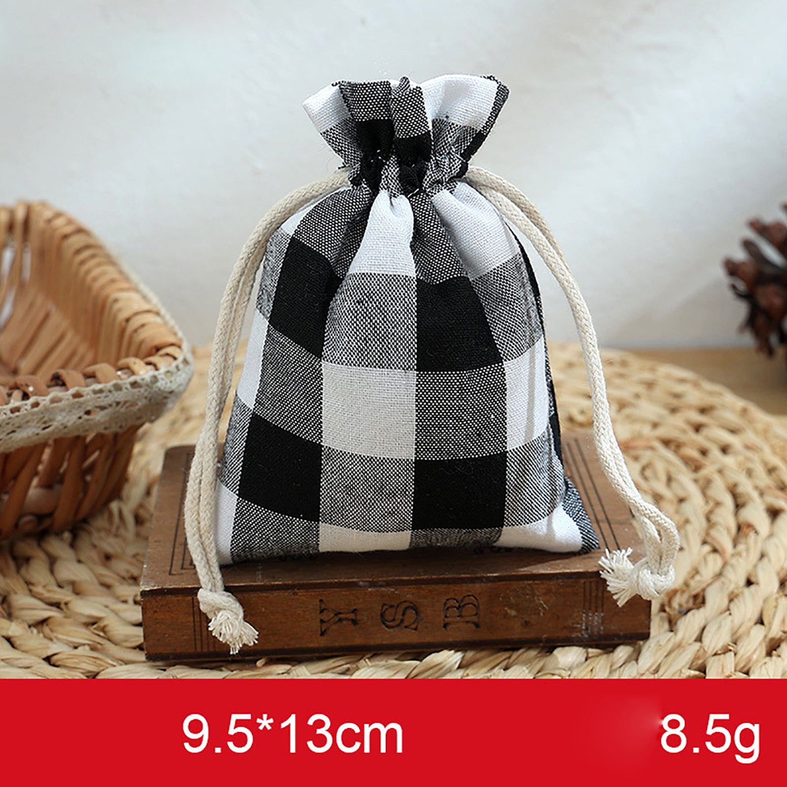 SHIMELE Christmas Flannel Gift Bag - Drawstring Candy Pouch - Festive ...