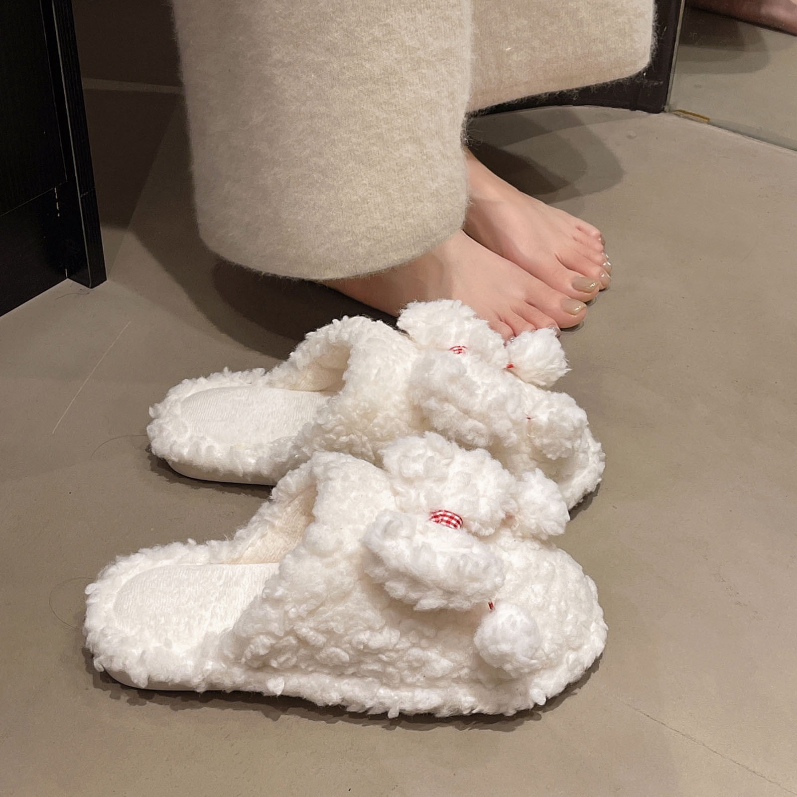 SKIYLEVZ Winter Fuzzy Slippers for Women Cozy Flat Platform House ...