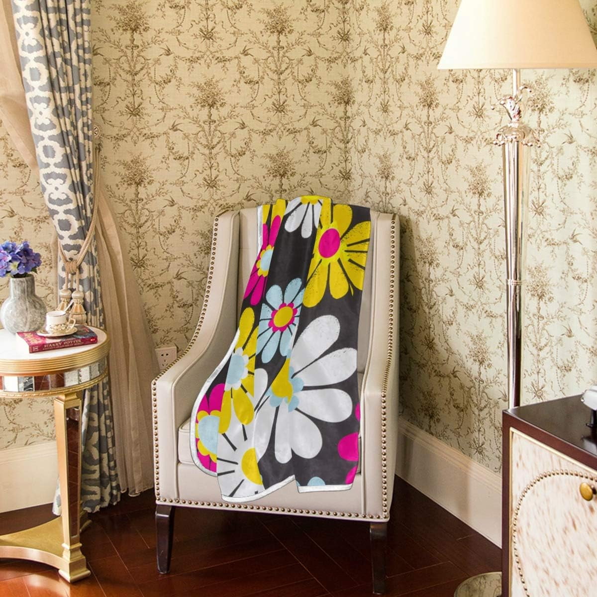 SKYSONIC Velvet Plush Throw Thermal Blanket - 4x5FT - Daisy Bellis Printed for Couch Bed Sofa ...