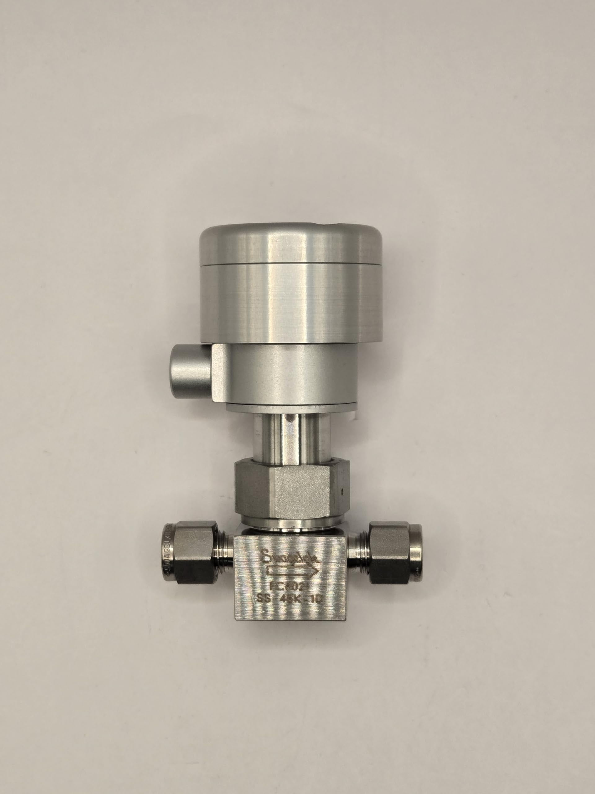 SS-4BK-1D | Swagelok Bellows-Sealed Valve, Inlet : 1/4" Tube : OD ...