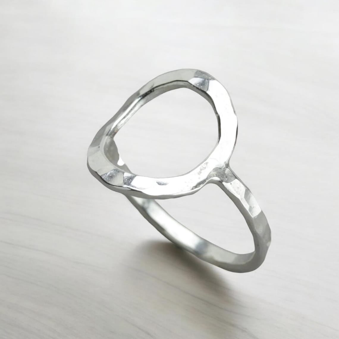 SS DESIGNS Sterling Silver Open Circle Ring – Minimalist O Karma Ring, Dainty Geometric Stacking ...