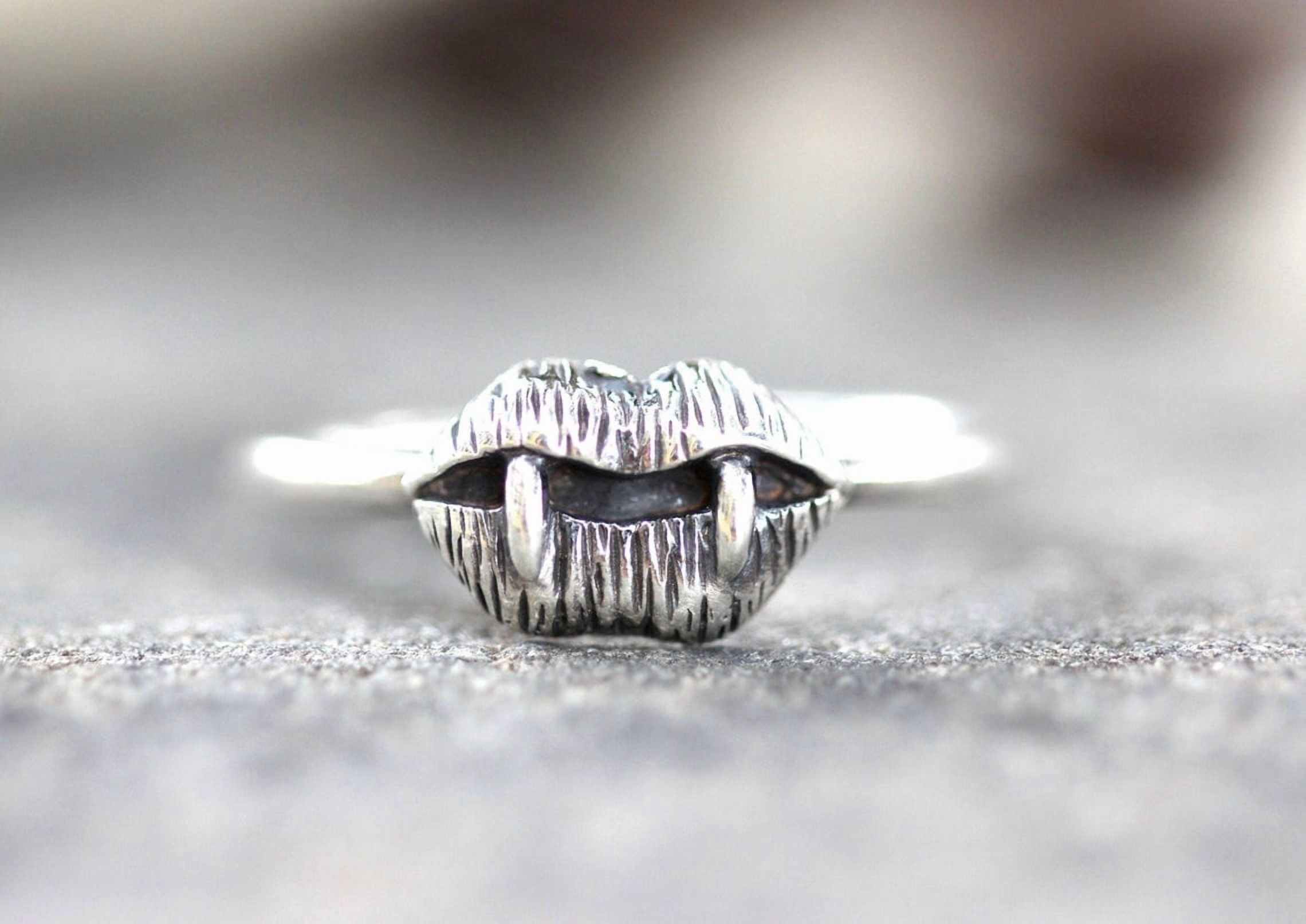 SS DESIGNS Sterling Silver Vampire Ring Halloween Ring Fangs Ring Lips ...