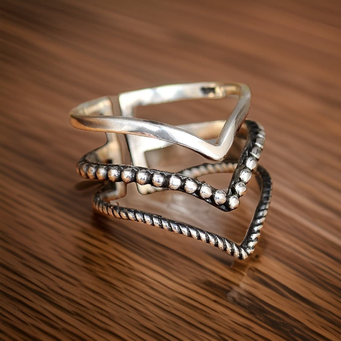 SS DESIGNS Vintage-Inspired Oxidized 925 Sterling Silver V Ring ...