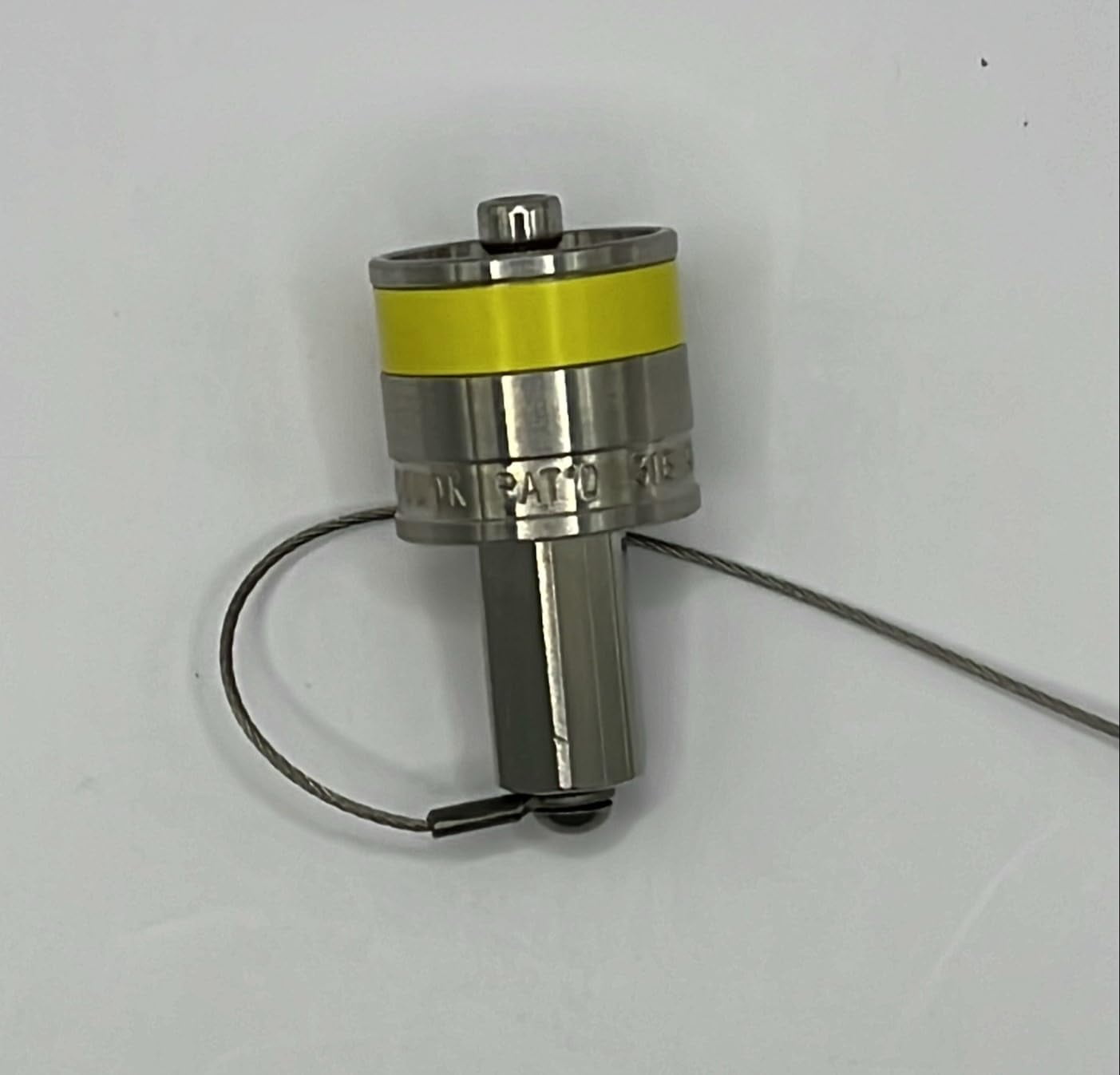 SS-QC4-BPK4 | Swagelok QC4 Series 1/4" Quick Connect Body Protector, 316 Stainless, "Yellow" Key ...