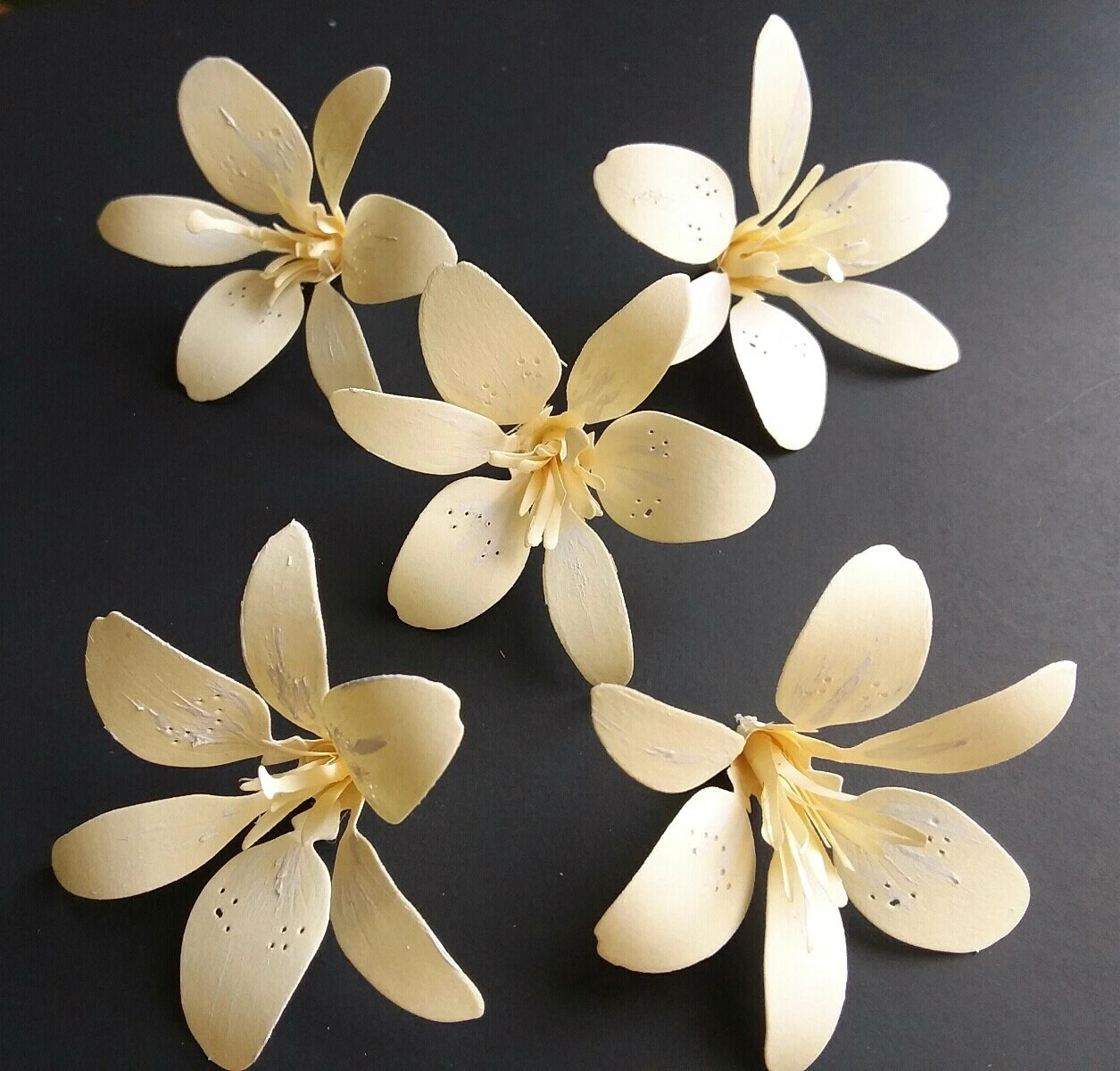 STARLIGHT- Paper Flowers 3-D Handcrafted 5 Pcs Cream Diy Wedding Party ...