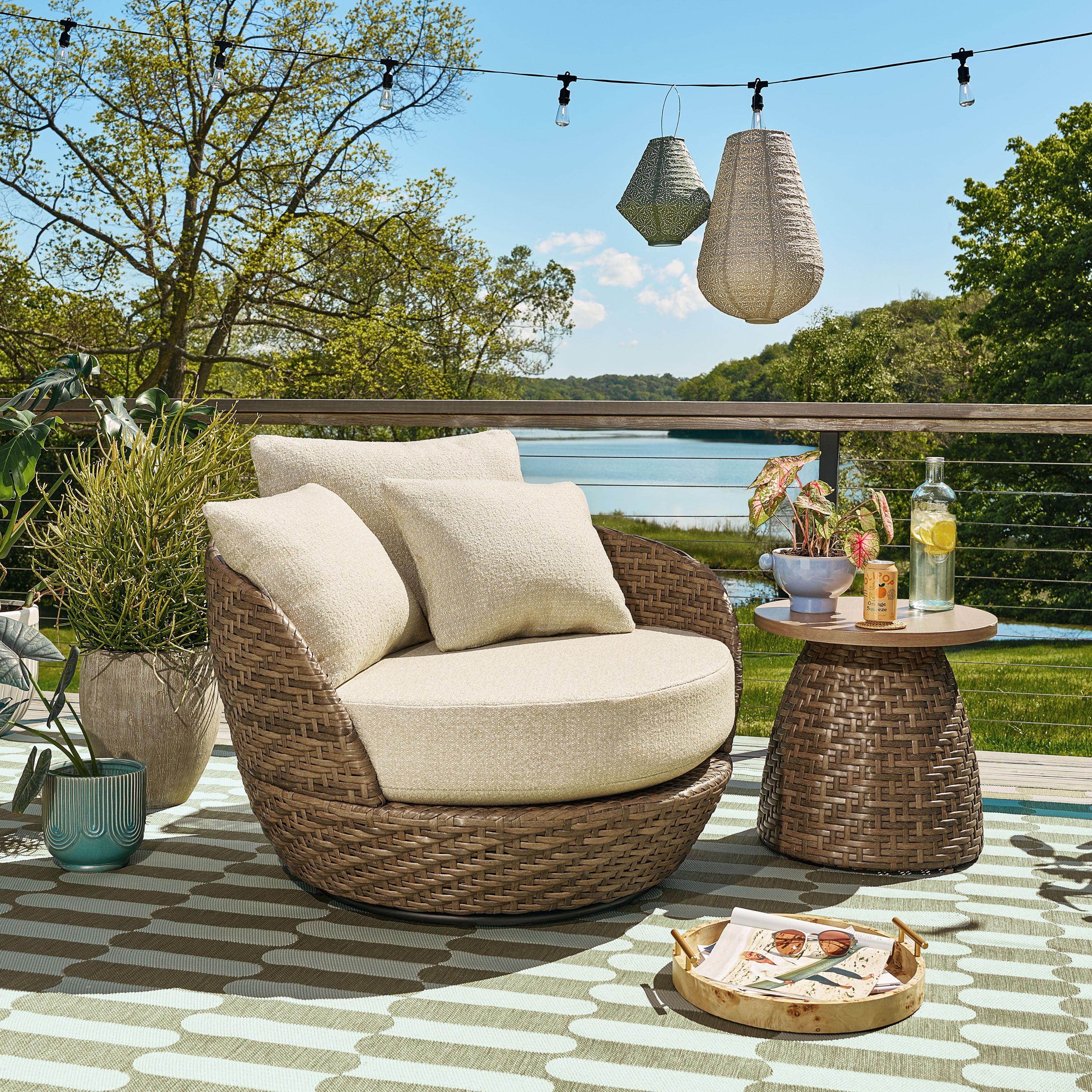Beautiful Wicker Outdoor Swivel Chair with Bouclé Cushions by Drew ...
