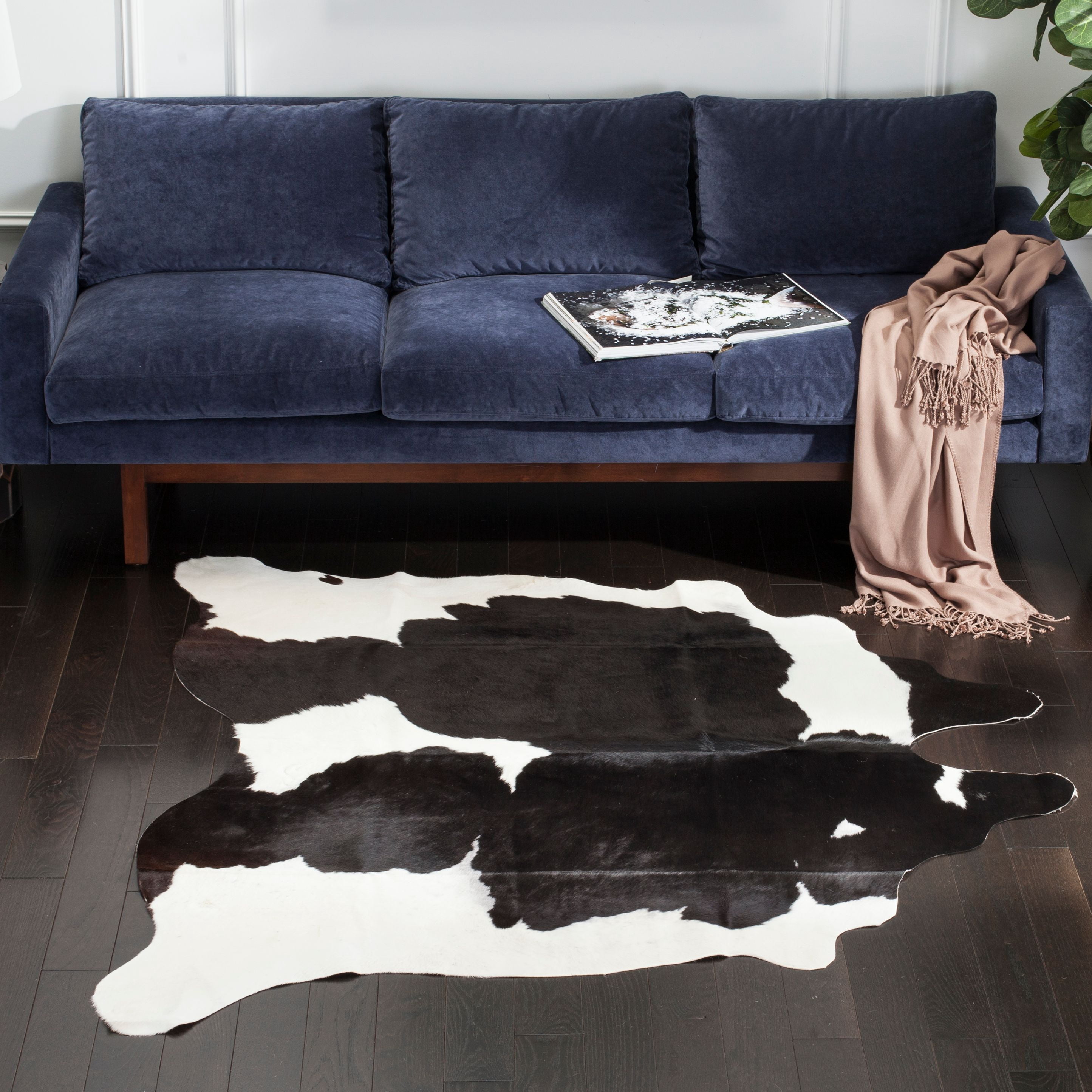 Safavieh Handmade Cow Hide Lorean Cabin & Lodge Leather Rug Black/White ...