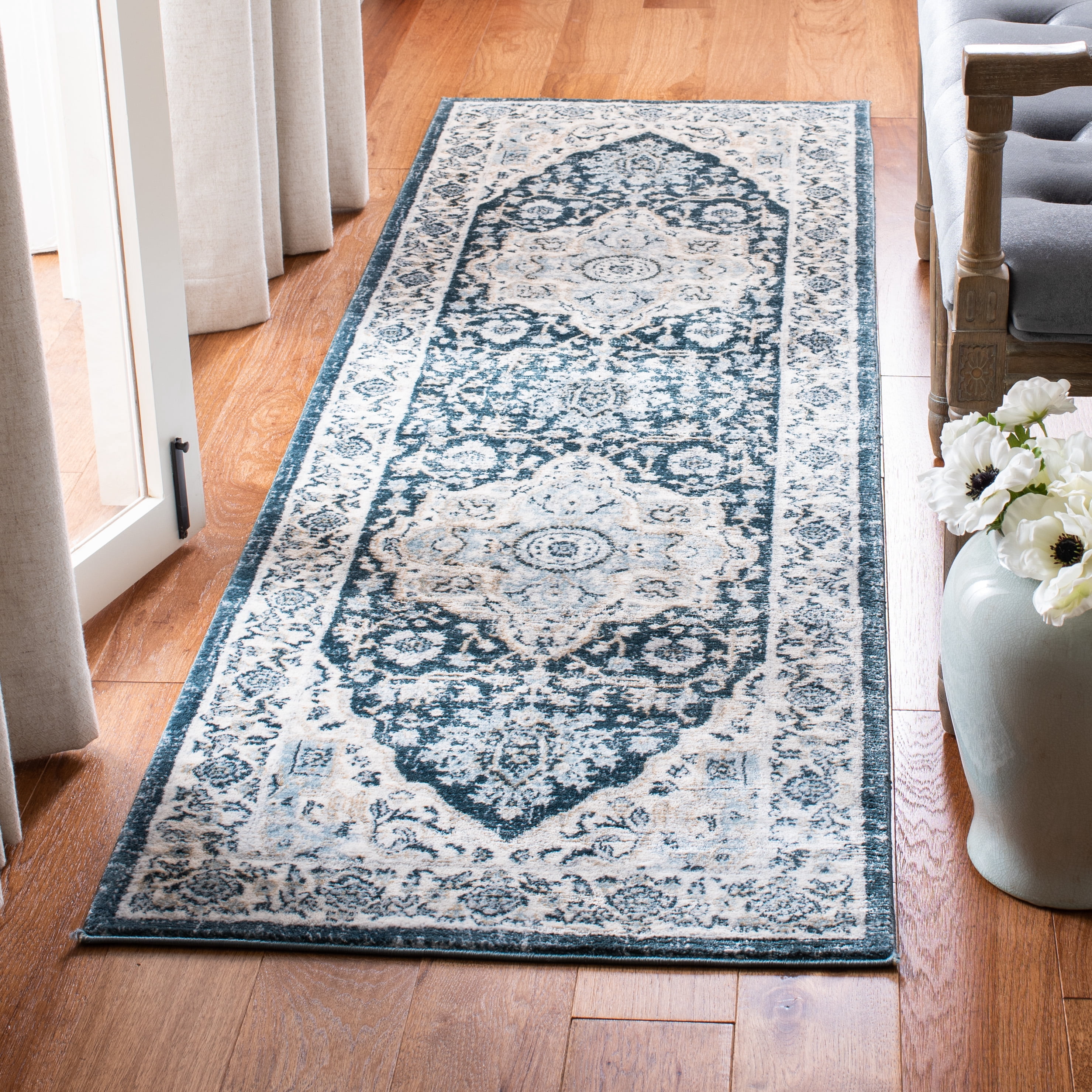 Safavieh Isabella Vergilia Traditional Oriental Rug Navy/Cream 2'2" x 7 ...