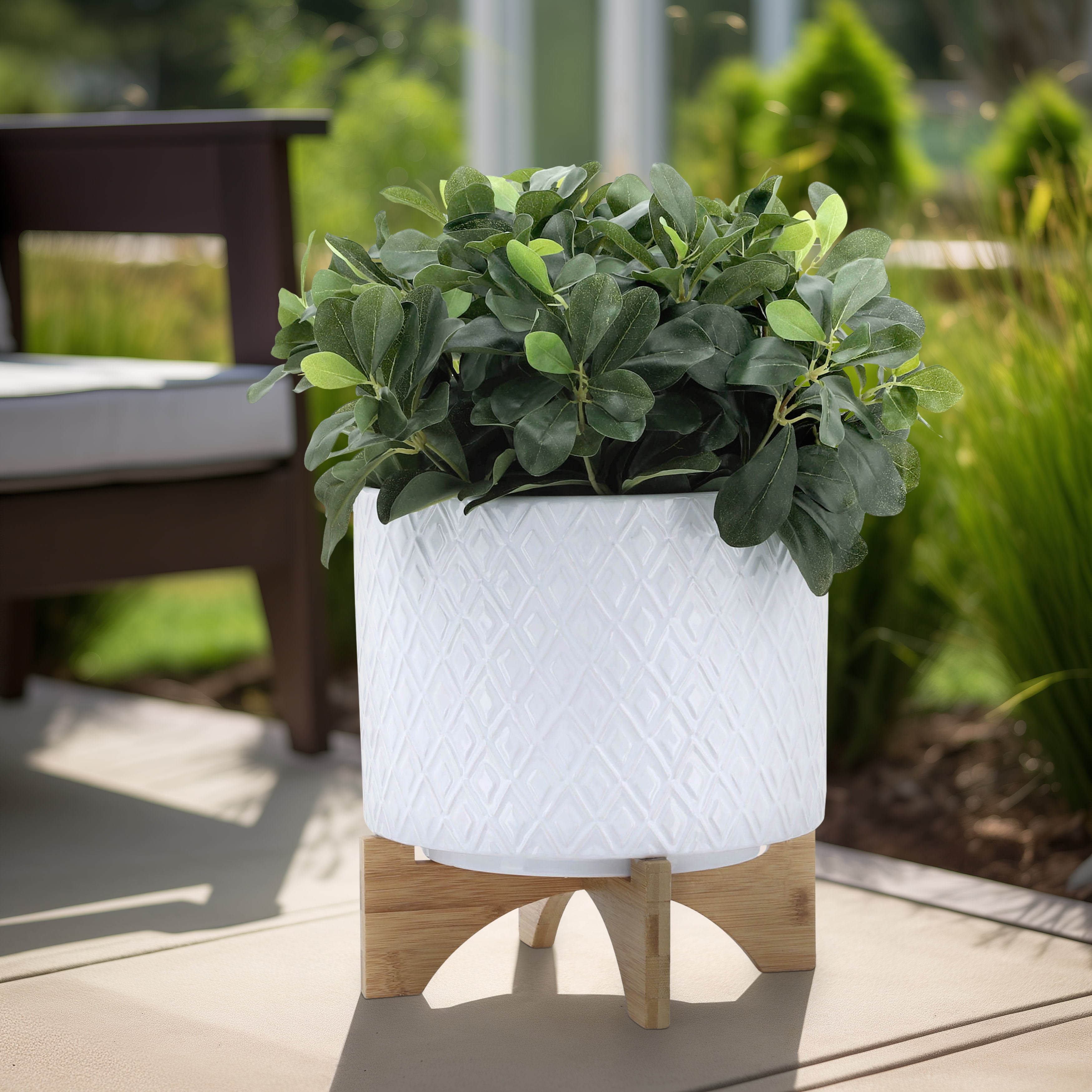 Sagebrook Home 10" Diamond Planter With Stand, White, Round, Ceramic ...