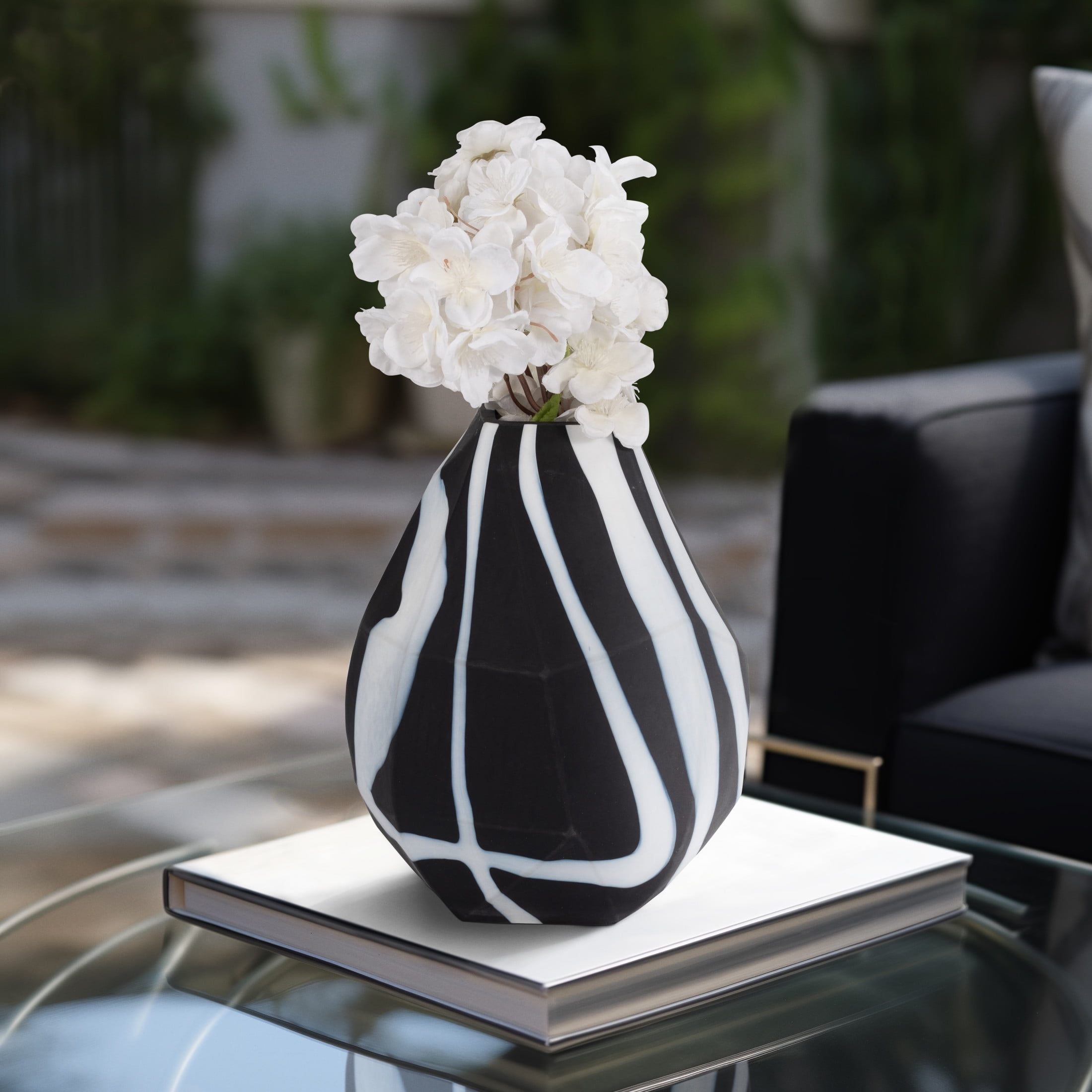 Sagebrook Home Modern Neutral Glass Black Abstract Abstract ...