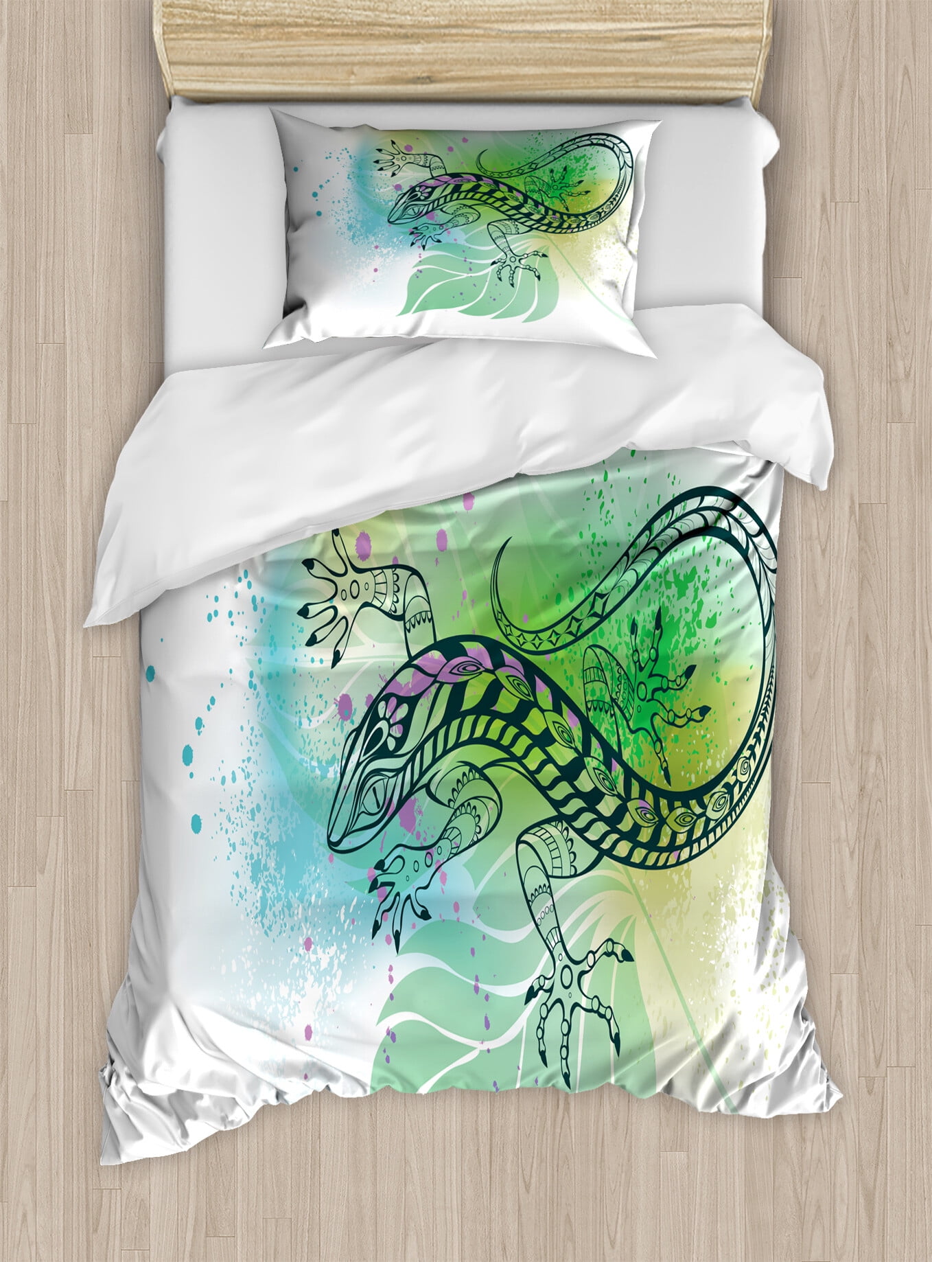 Salamander Duvet Cover Set, Dark Grey Outline of a Lizard on Nature ...