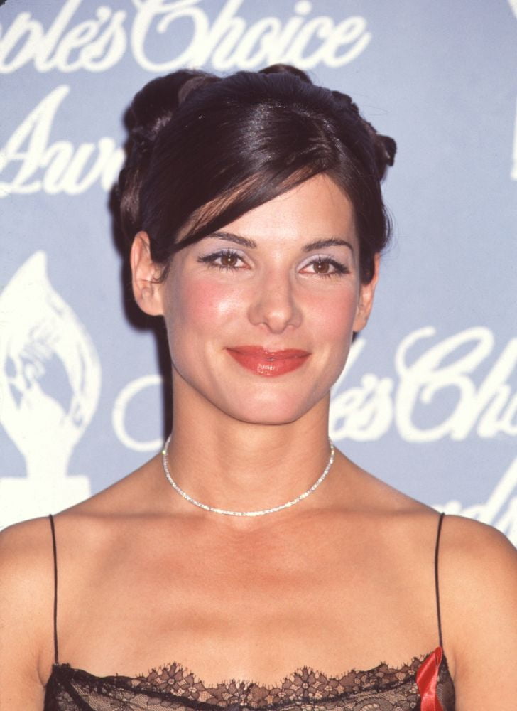 Sandra Bullock Close Up In Black Lace Dress At 22Nd People'S Choice ...