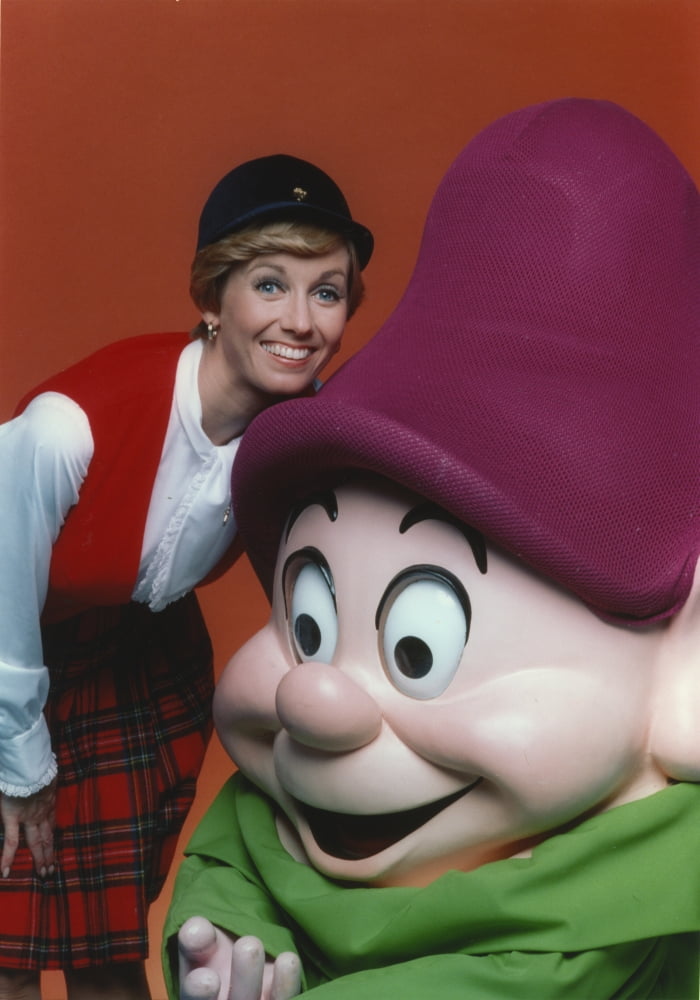 Sandy Duncan standing Beside Dwarf Mascot Photo Print (24 x 30 ...