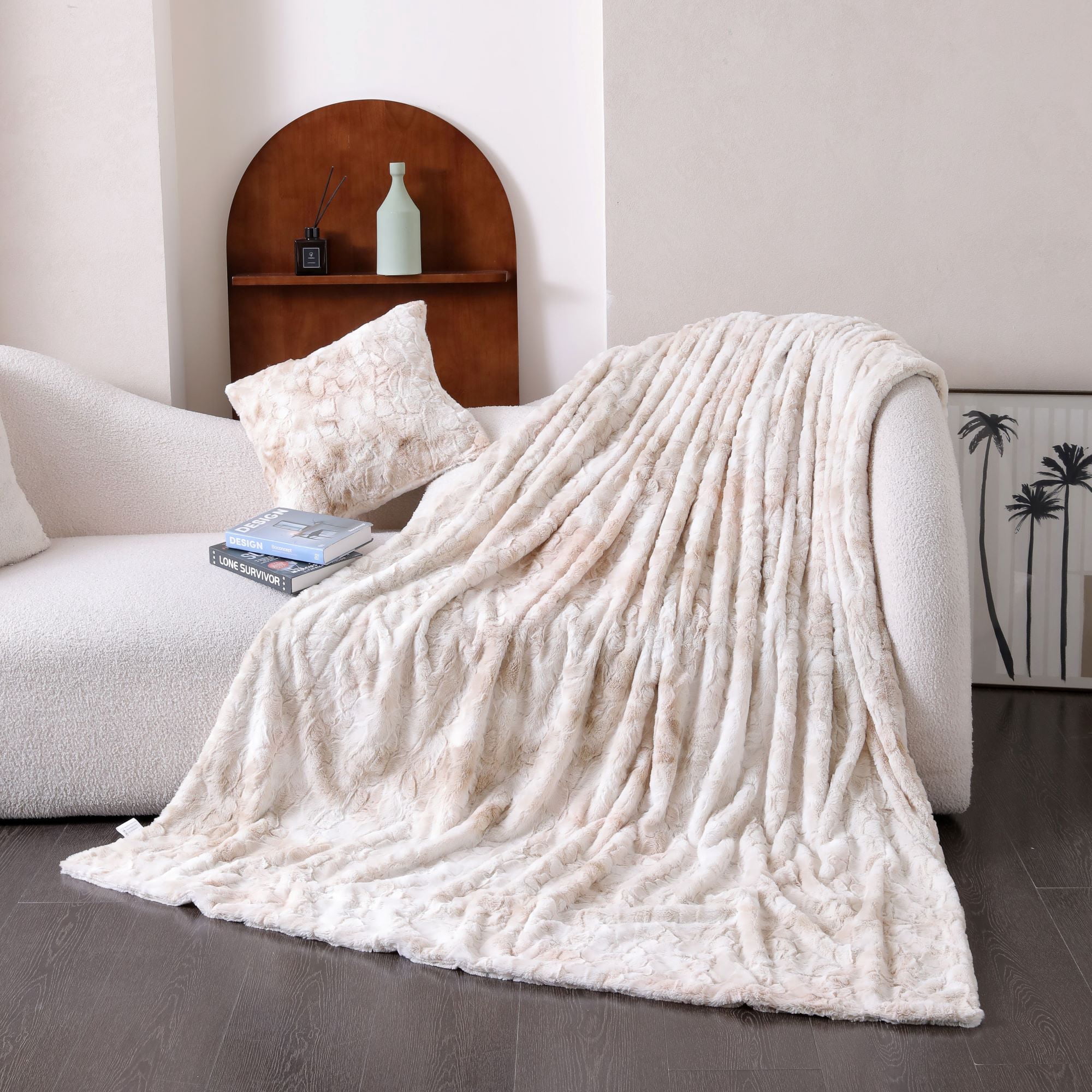 Sanmadrola Plush Faux Fur Throw Blanket 50''x60'', Warm, Elegant, Cozy ...