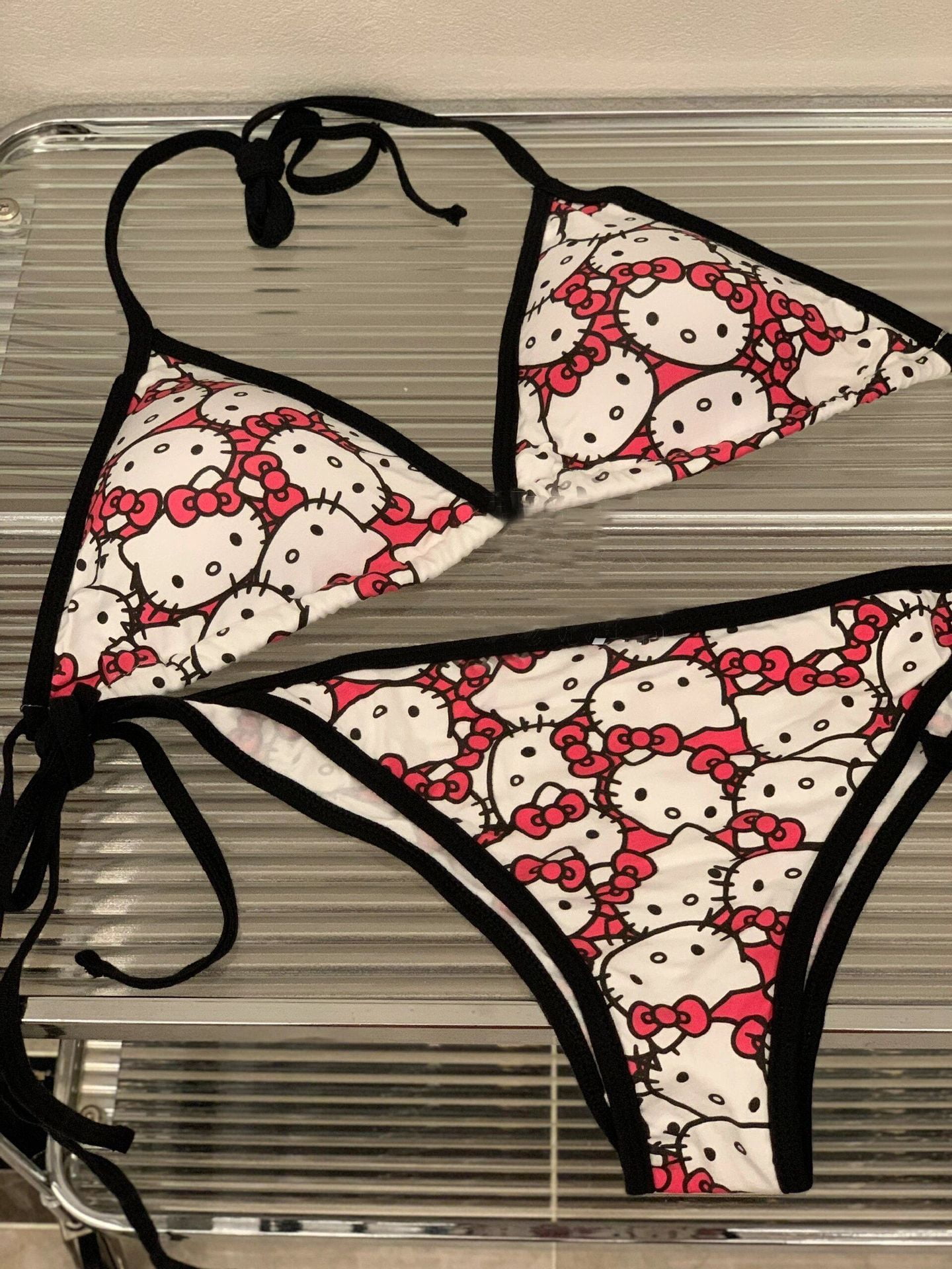 Sanrio 2024 New Hello Kitty Vacation Bikini Cute Girl Bikini Swimsuit Sexy Birthday T