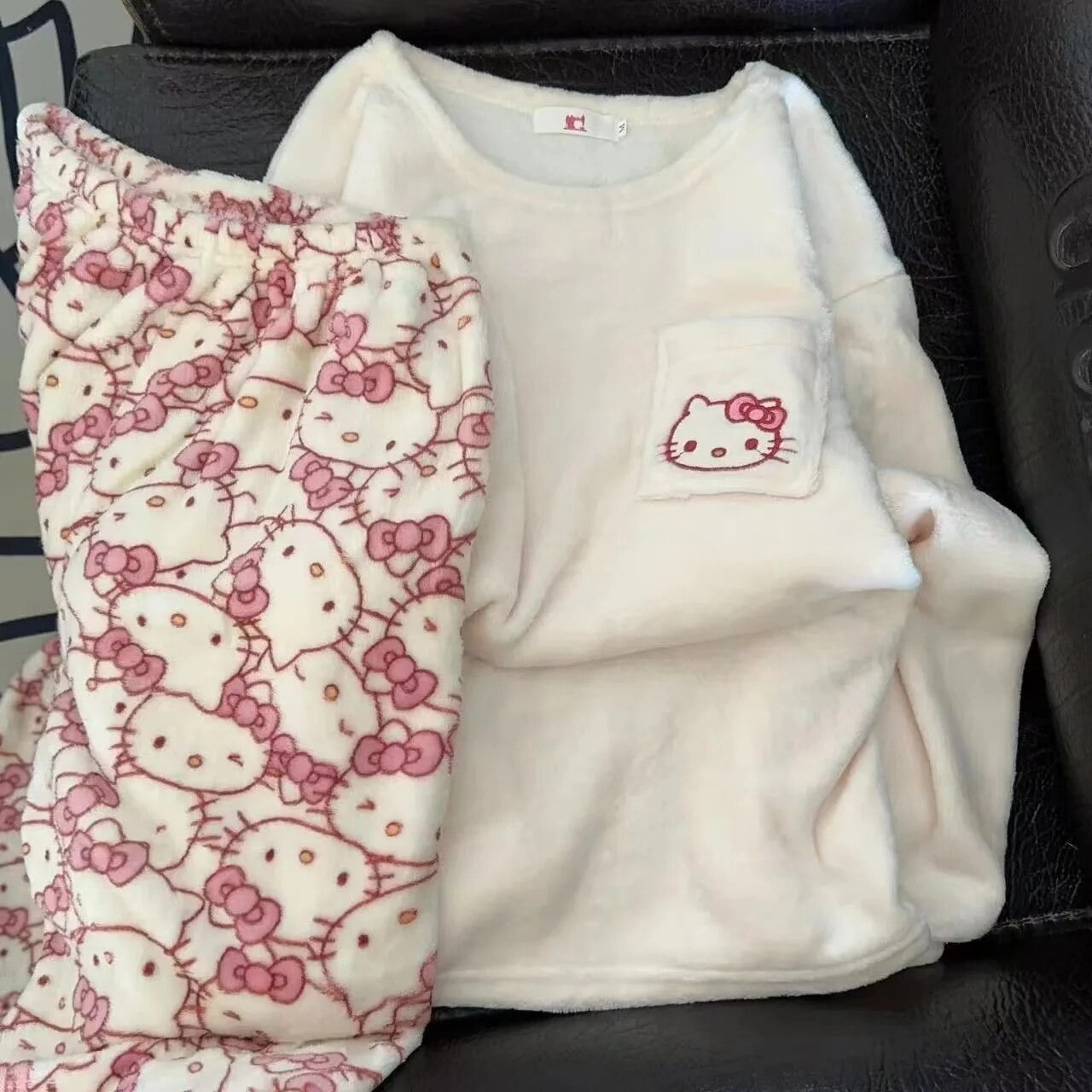 Sanrio Hello Kitty Pochacco Autumn and Winter Coral Plush Pajamas Women ...