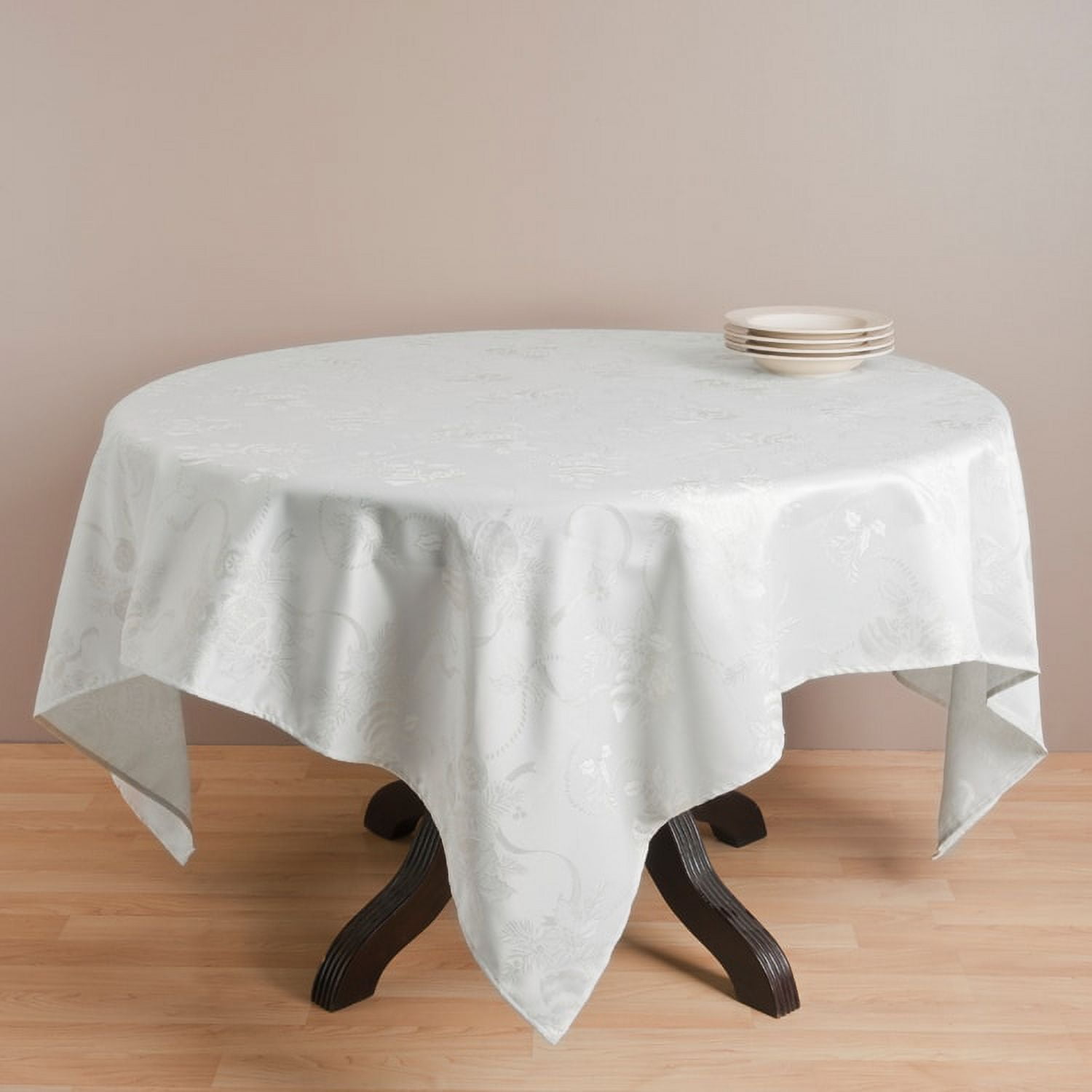 Saro Lifestyle Jacquard Holiday Pattern Round Tablecloth - Walmart.com