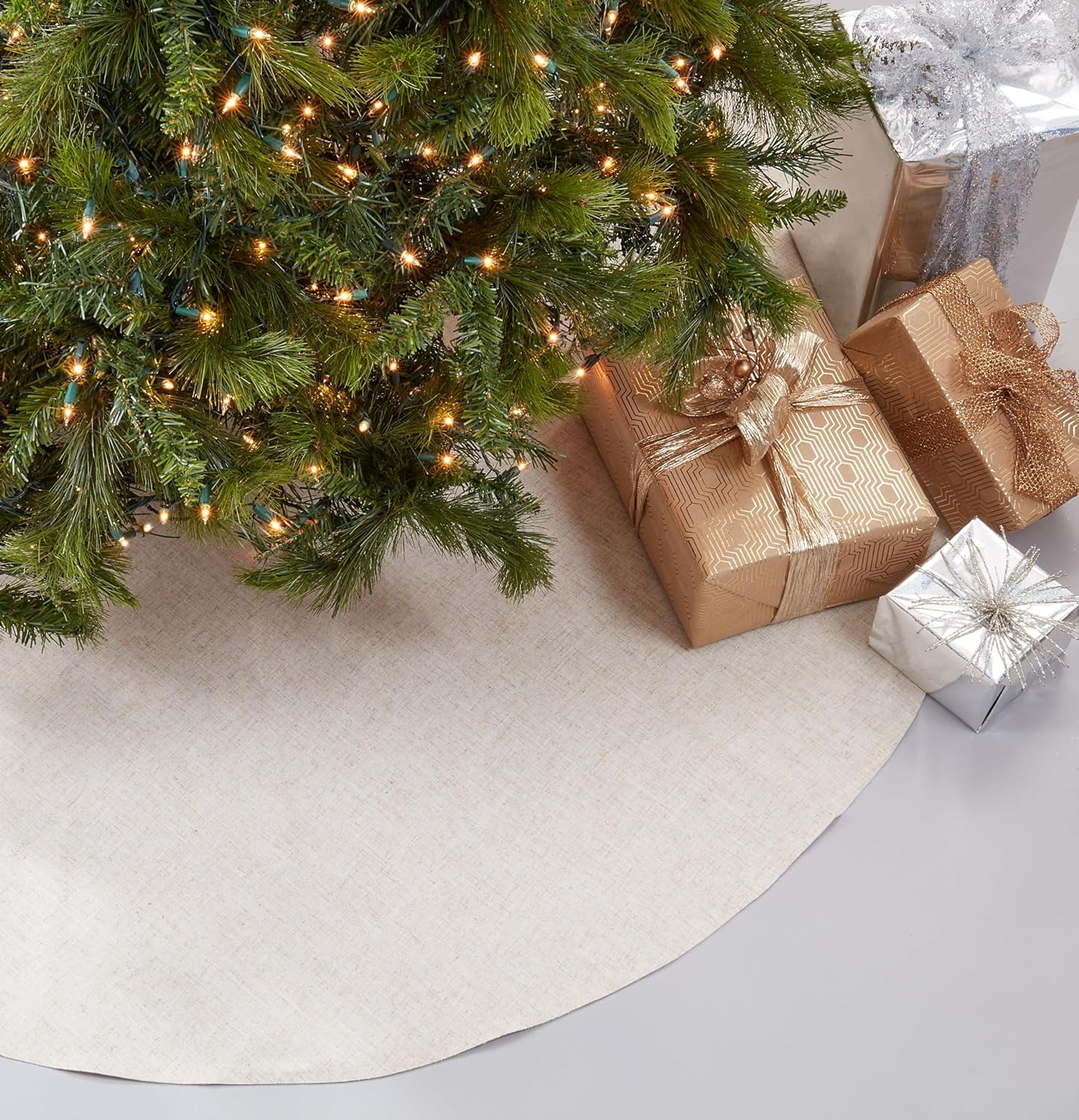 Saro Lifestyle Toscana Tree Skirt with Piping, 56", Natural - Walmart.com