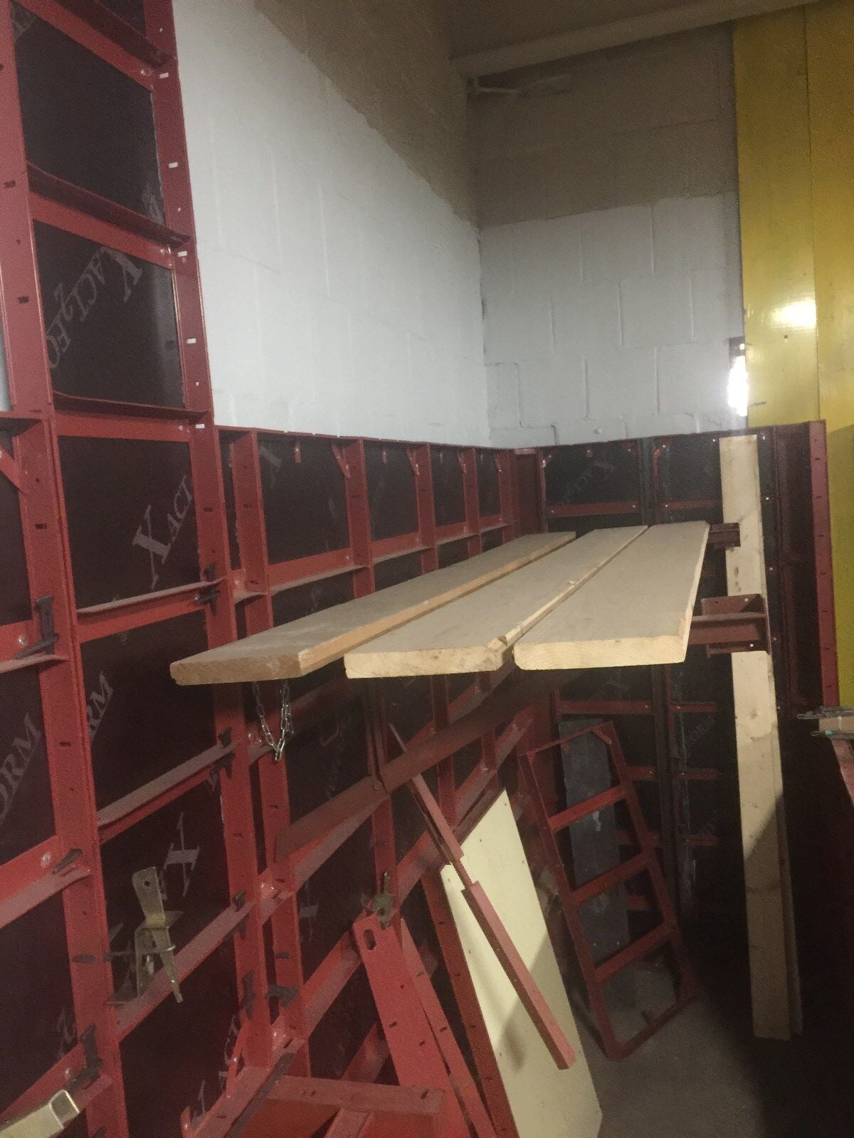 Scaffold Bracket for Symon's Style Concrete Form System - Walmart.com