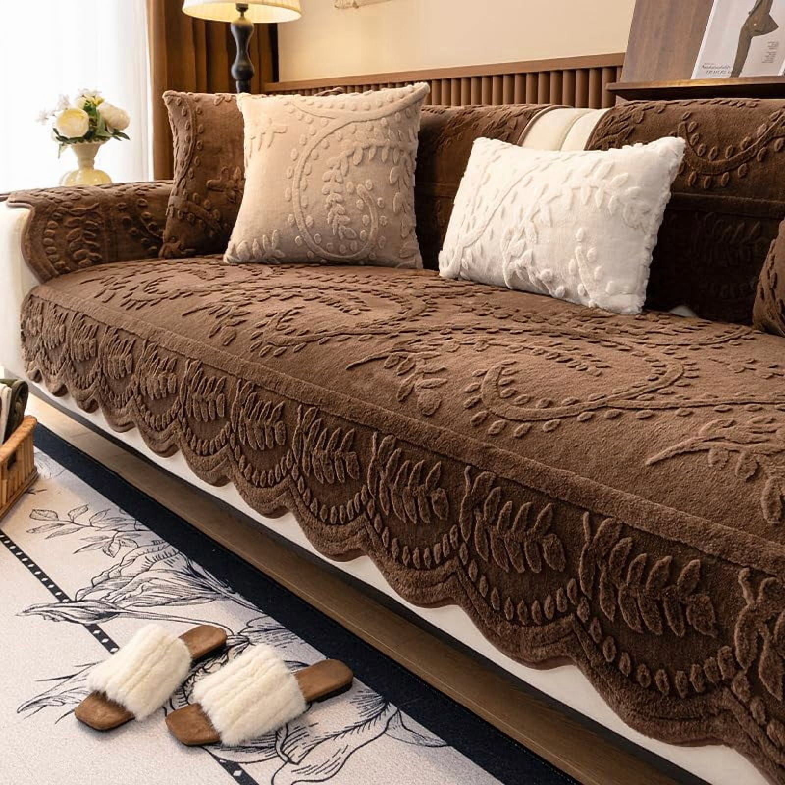 Scalloped Edge Couch Cover, Pet Friendly Plush Sofa Slipcover with 3D ...