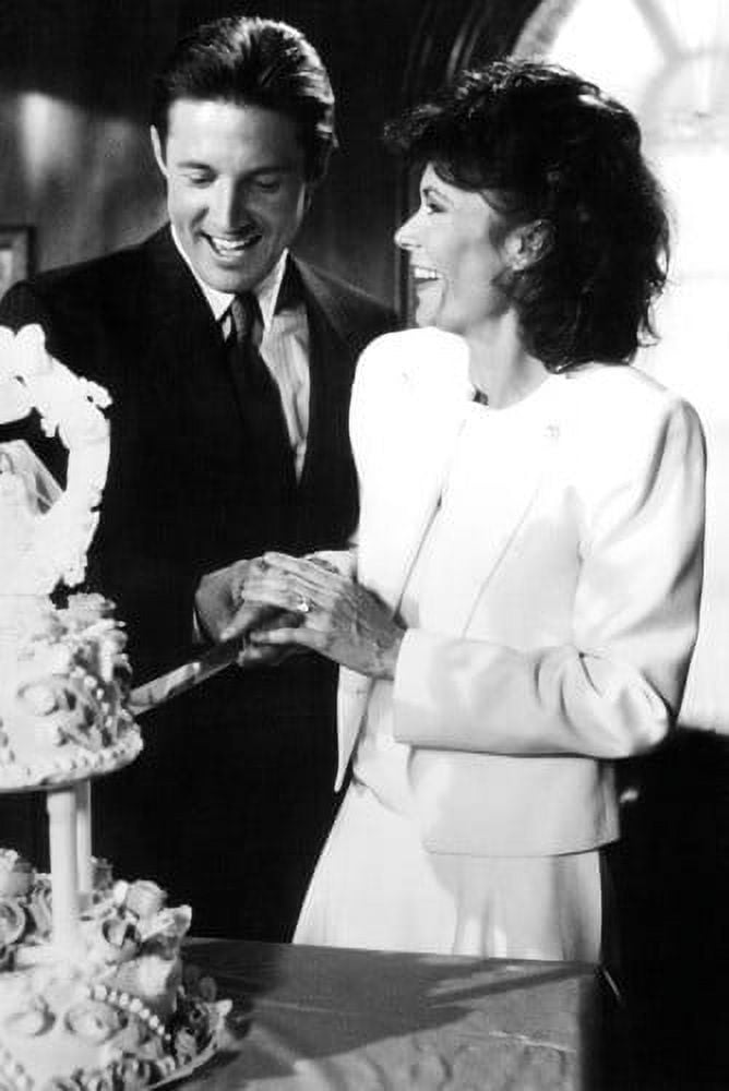 Scarecrow and Mrs King 24X36 Poster - Walmart.com