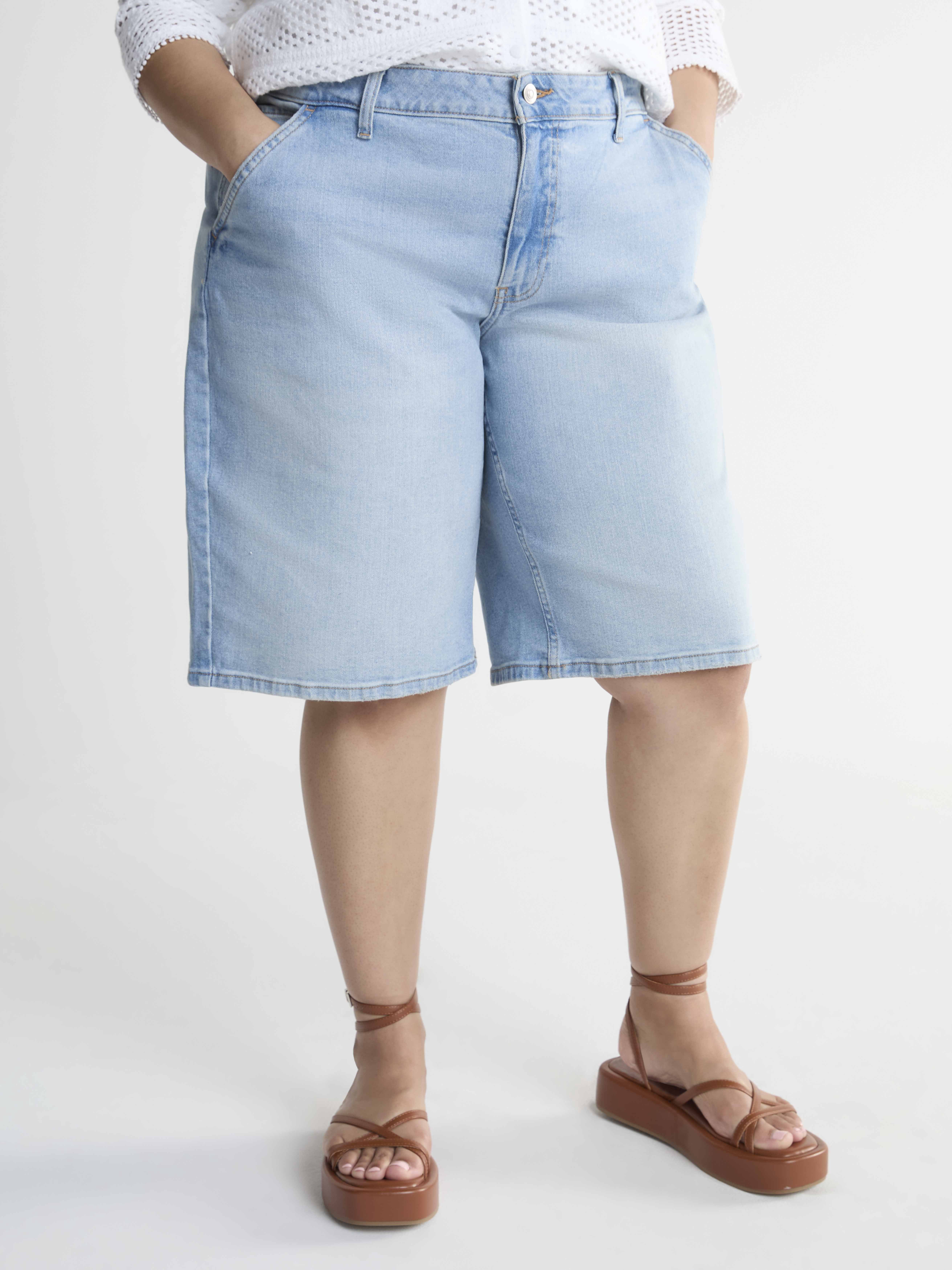 Scoop Women’s and Women’s Plus Denim Bermuda Shorts, Sizes 0-28 Plus ...