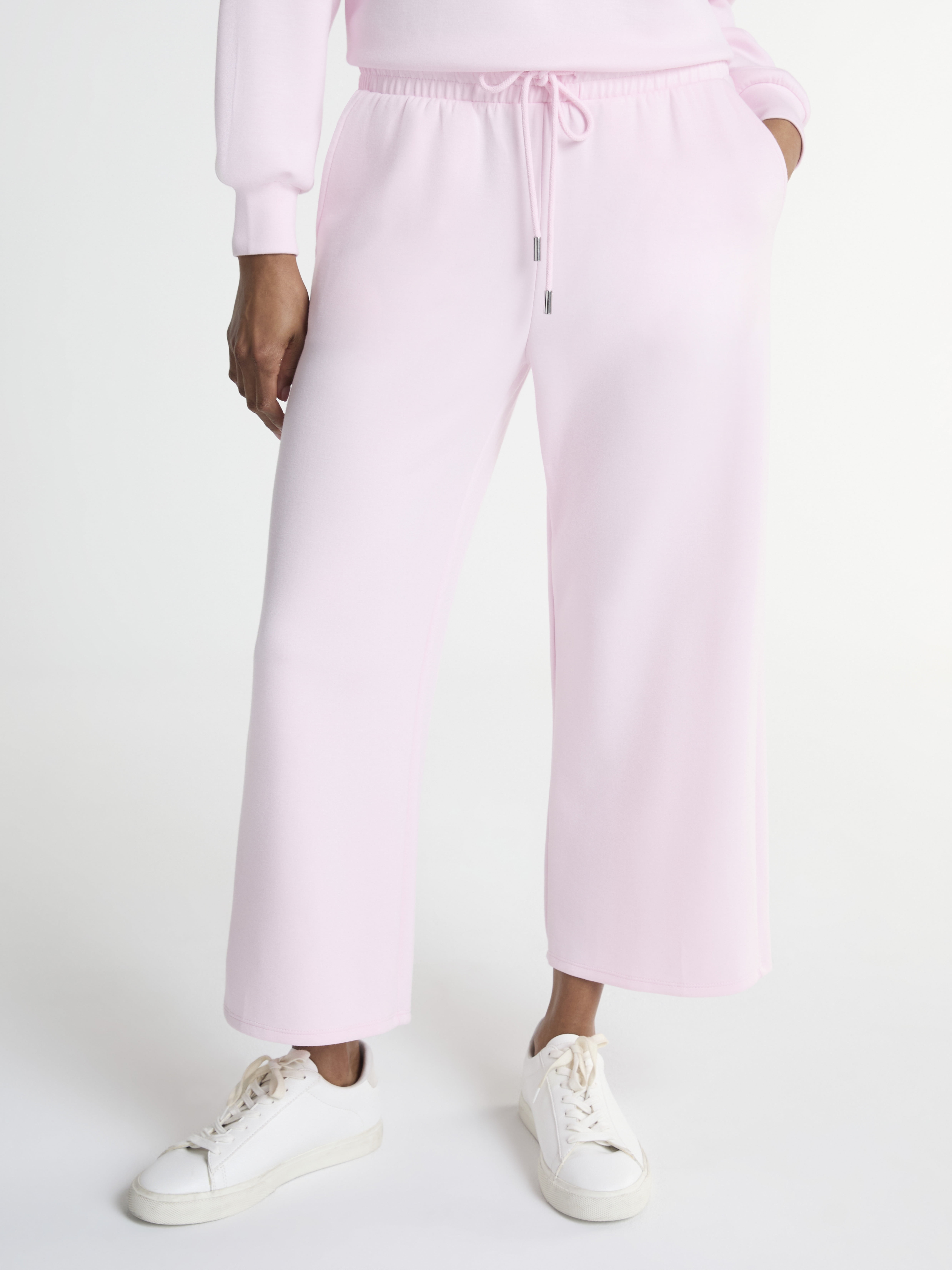 Scoop Women's and Women's Plus Ultimate Scubaknit Cropped Sweatpants ...