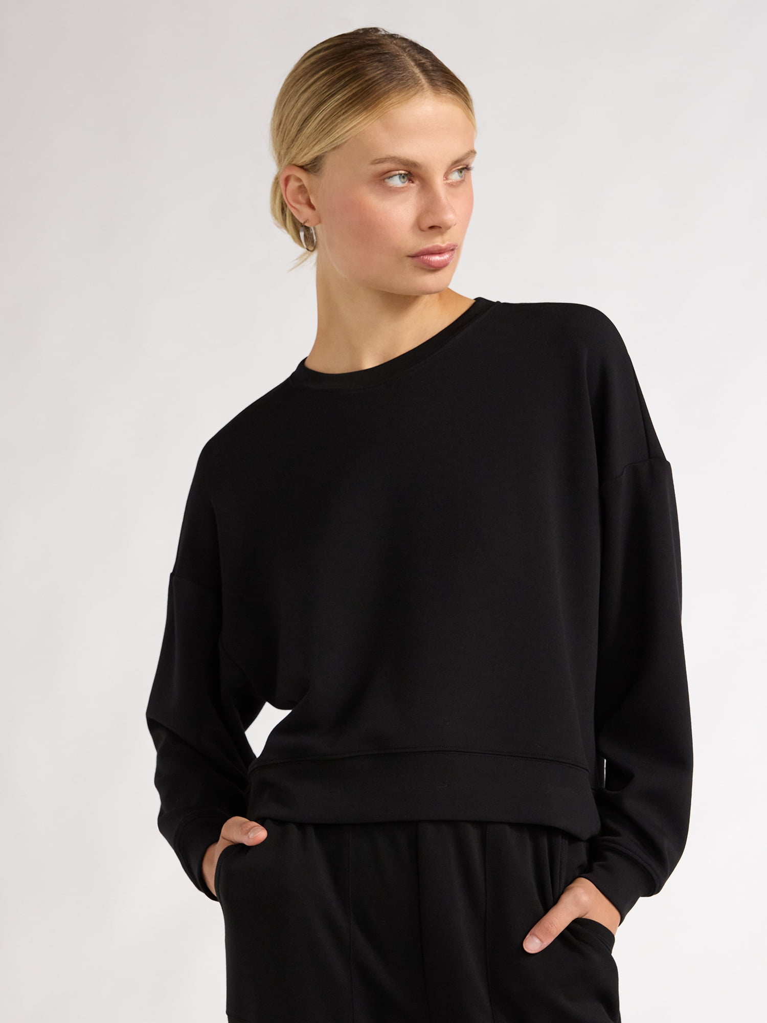 Scoop Women's and Women's Plus Ultimate ScubaKnit Cropped Sweatshirt ...